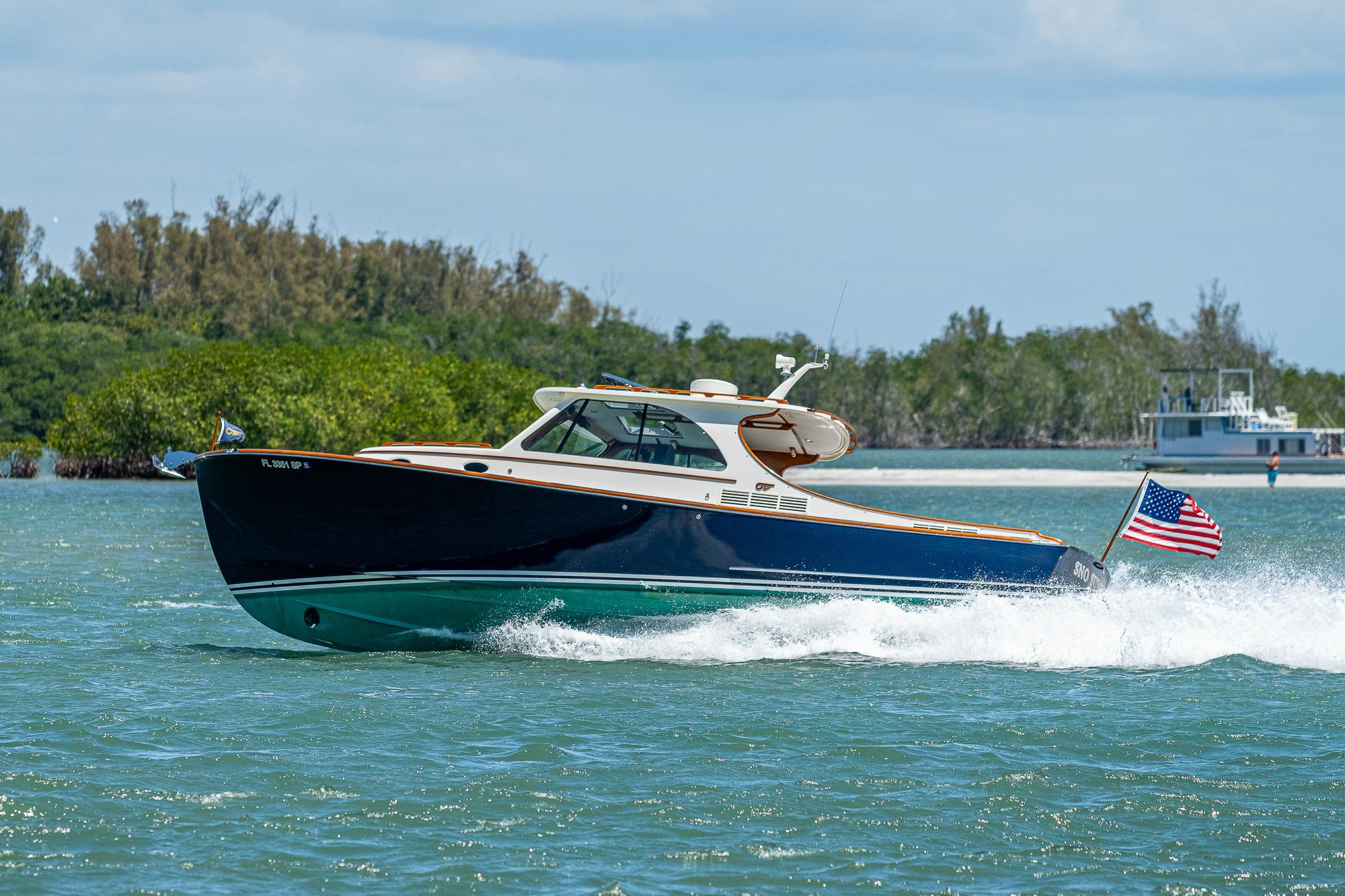 2018 Hinckley Picnic Boat 34 MKII Jetboot Kaufen - YachtWorld