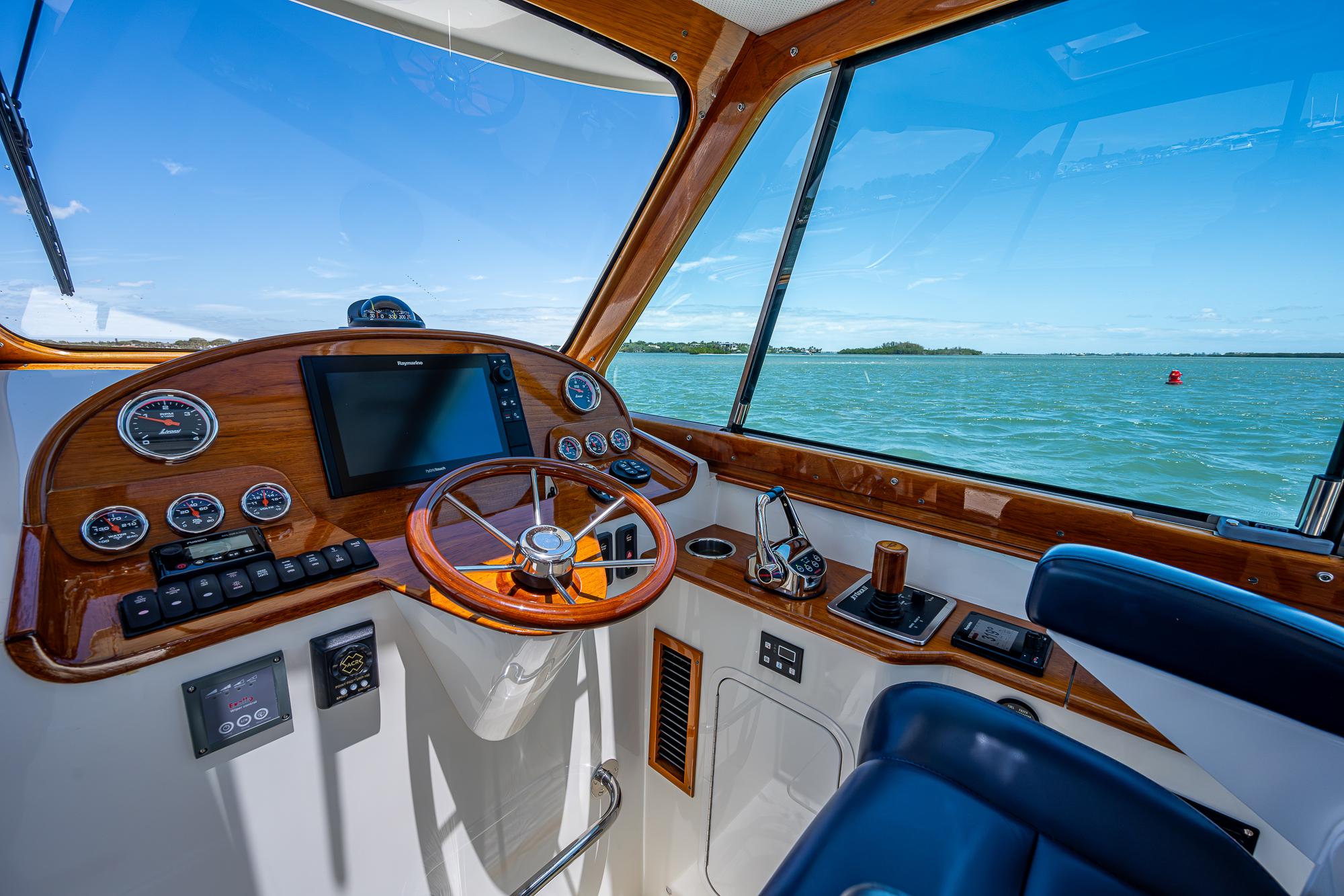 2018 Hinckley Picnic Boat 34 MKII Jetboot Kaufen - YachtWorld