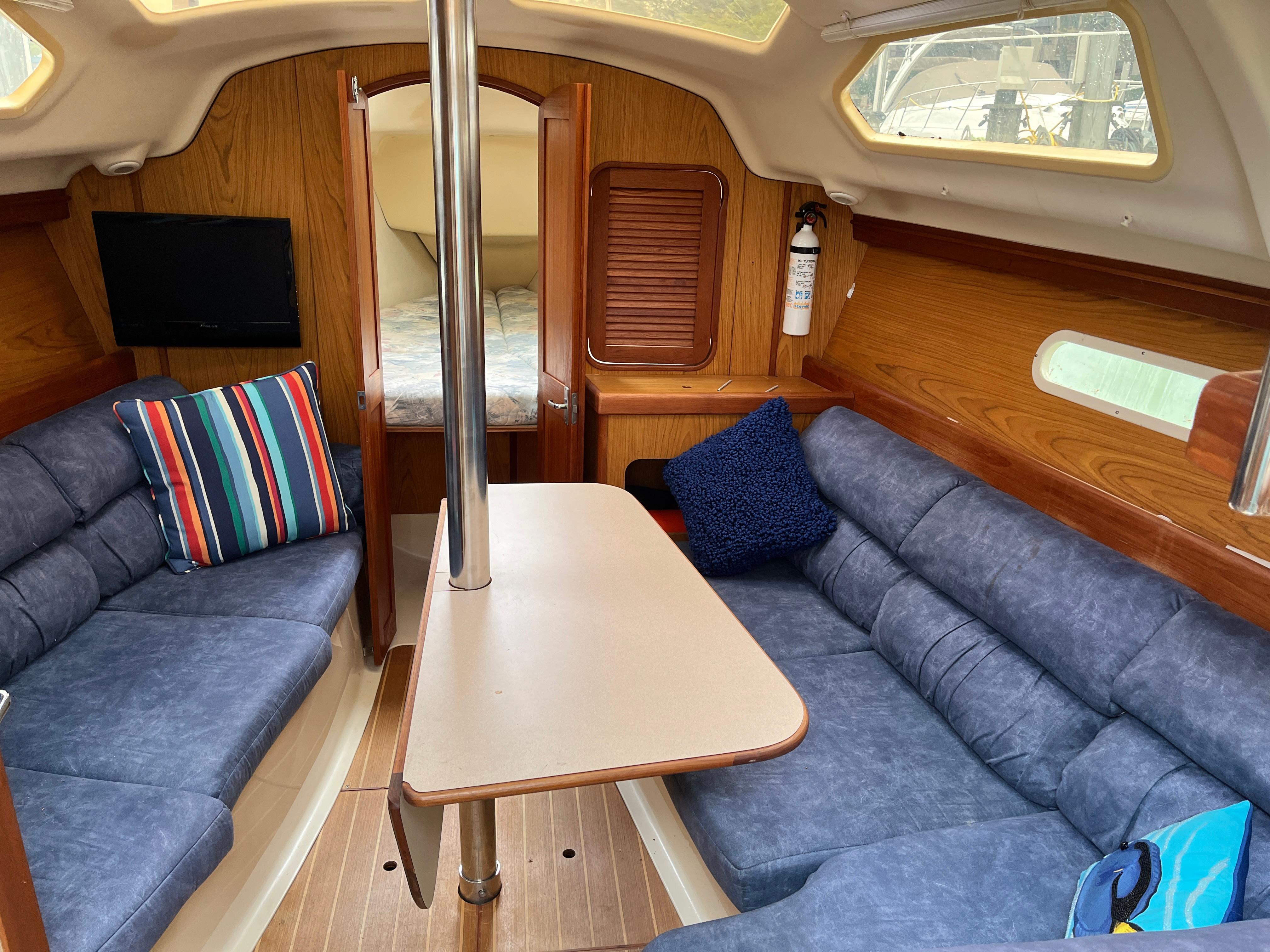 2000 Hunter 310 Cruiser for sale - YachtWorld