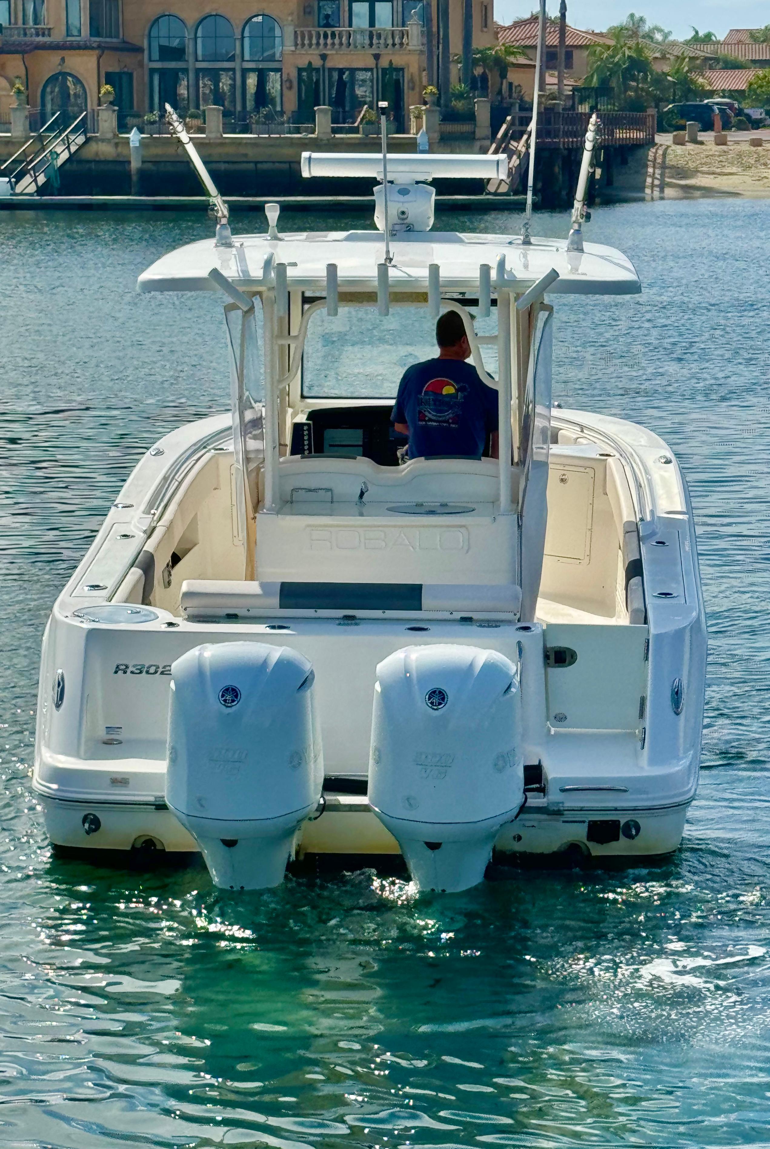 2017 Robalo R302 Center Console Center Console for sale - YachtWorld