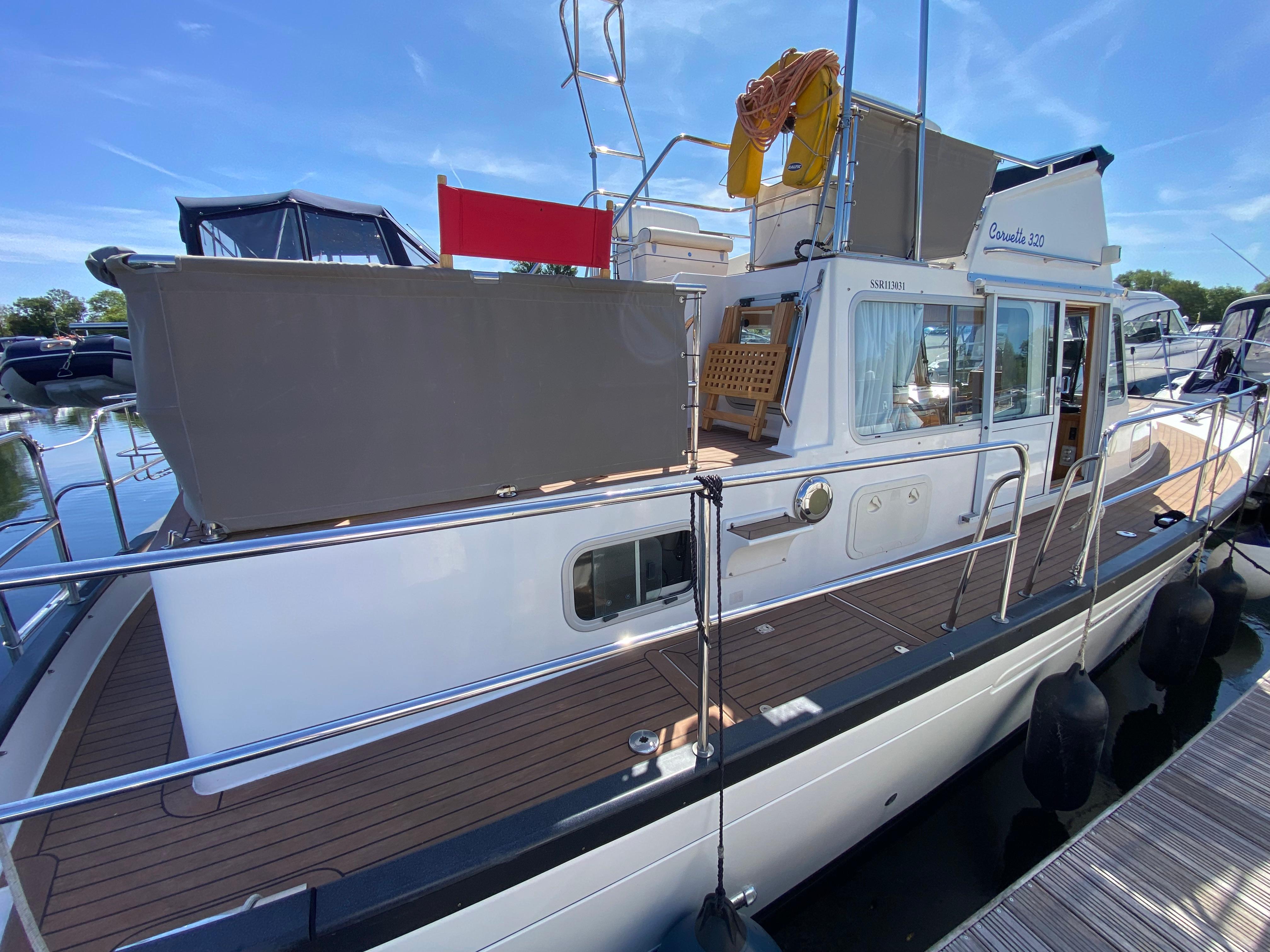 2004 Corvette 320 Motor Yachts for sale - YachtWorld