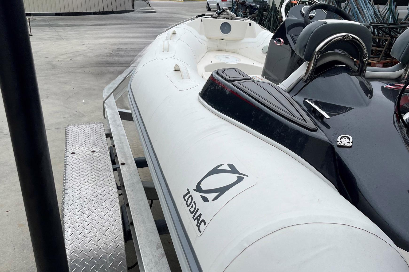 Ocasión 2024 Zodiac Yachtline 360 - Florida | TopBarcos.com