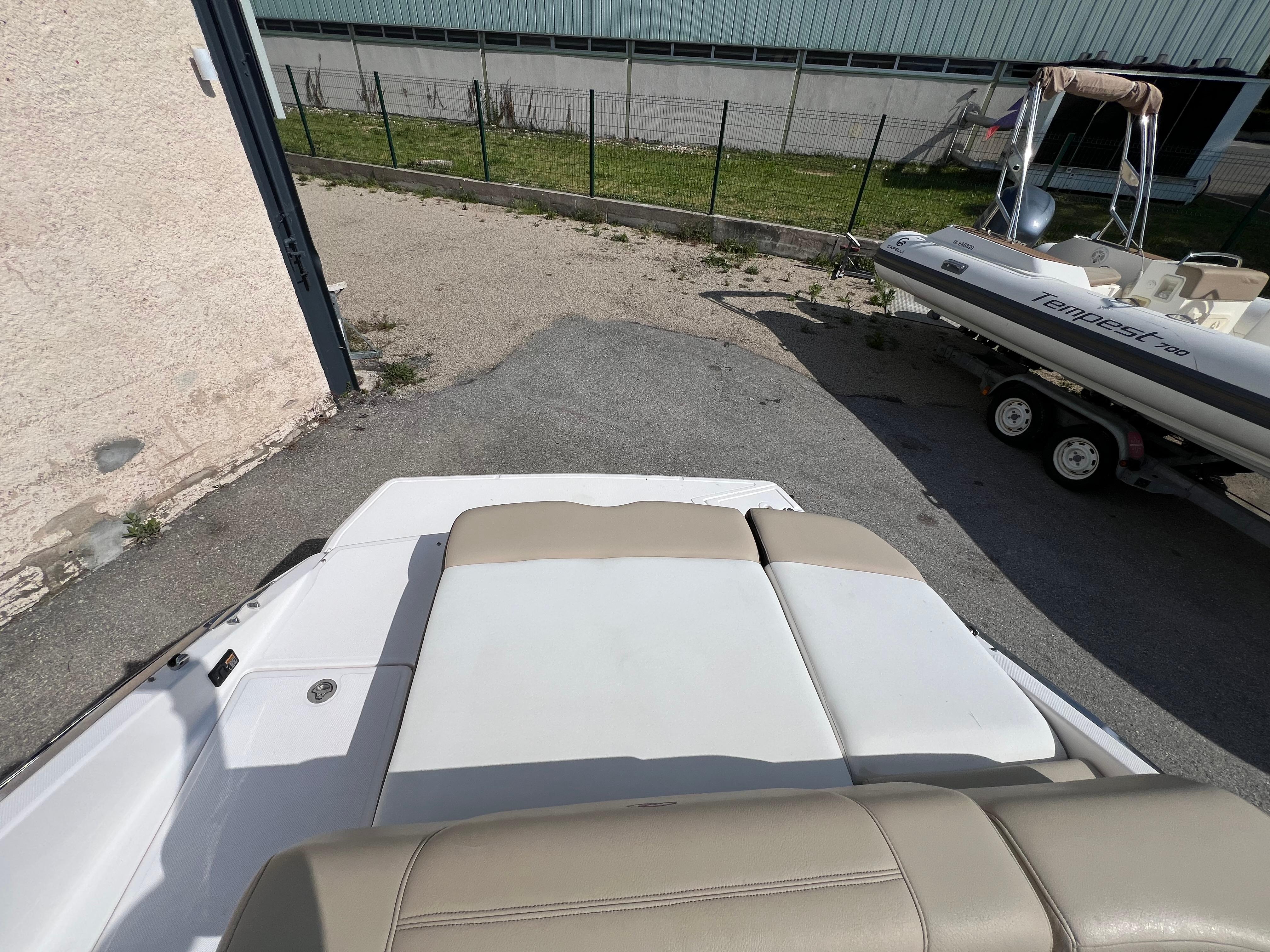 2013 Regal 2550 Cuddy Cuddy Cabin for sale - YachtWorld