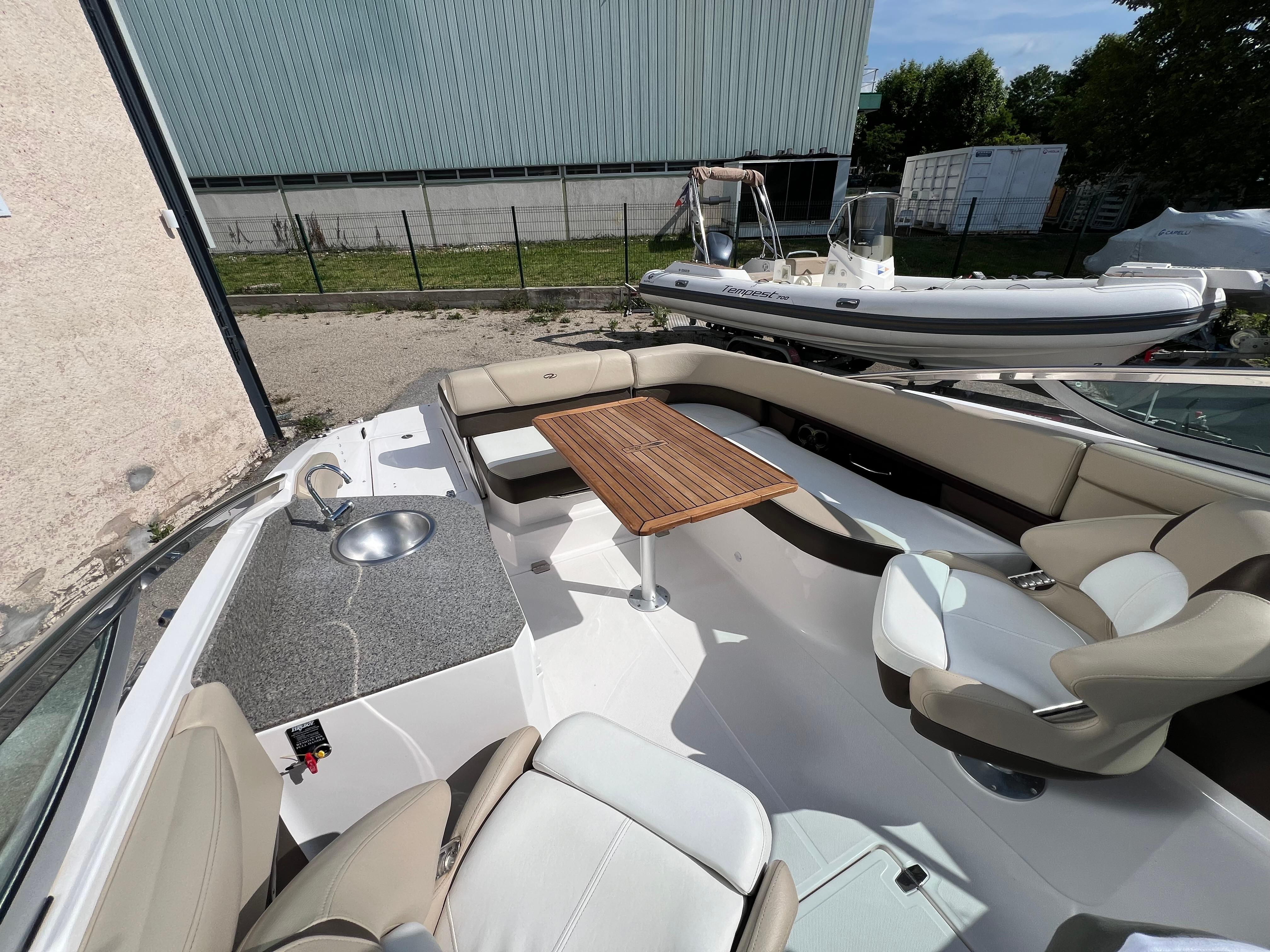 2013 Regal 2550 Cuddy Cuddy Cabin for sale - YachtWorld