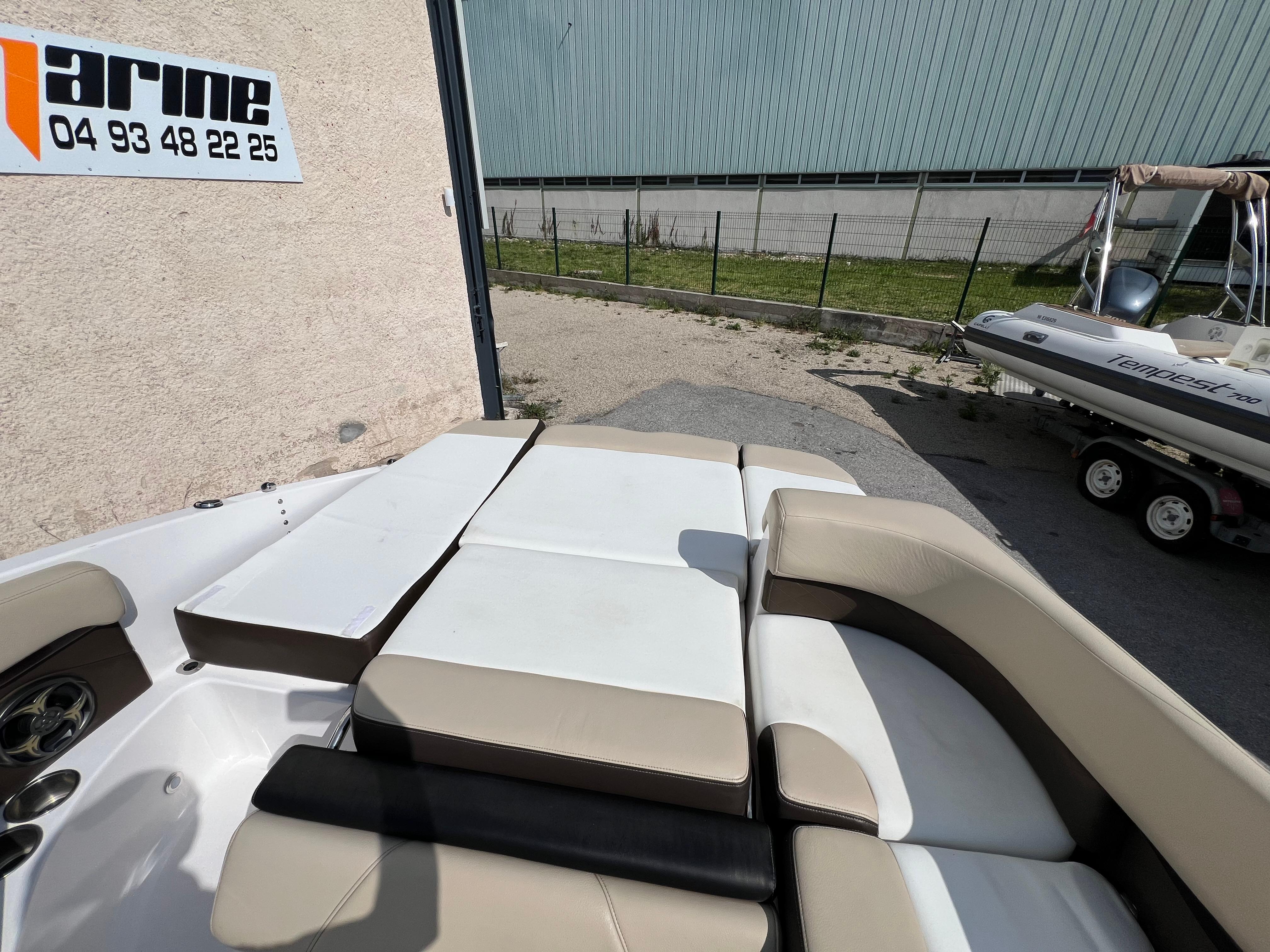 2013 Regal 2550 Cuddy Cuddy Cabin for sale - YachtWorld