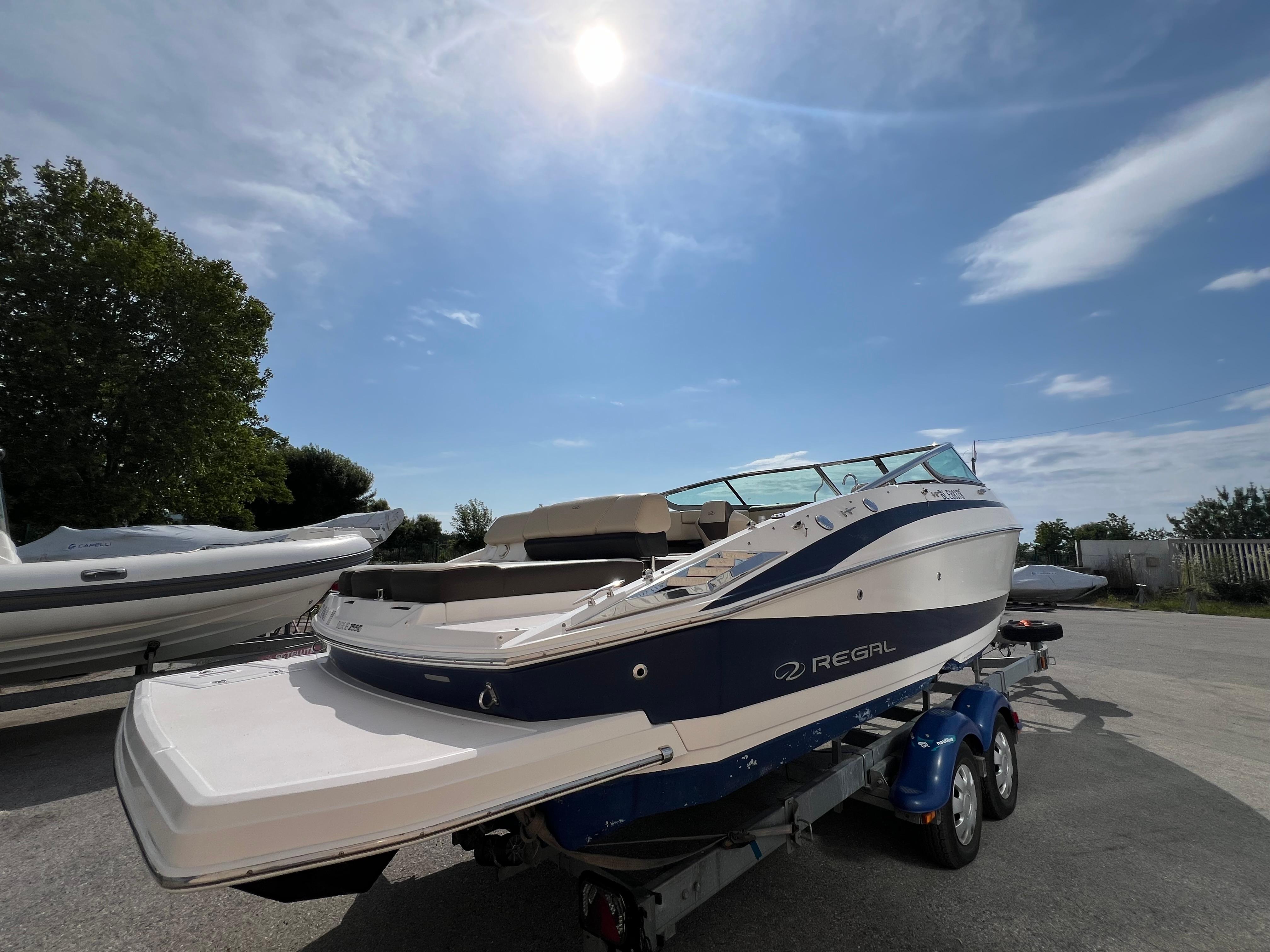 2013 Regal 2550 Cuddy Cuddy Cabin for sale - YachtWorld