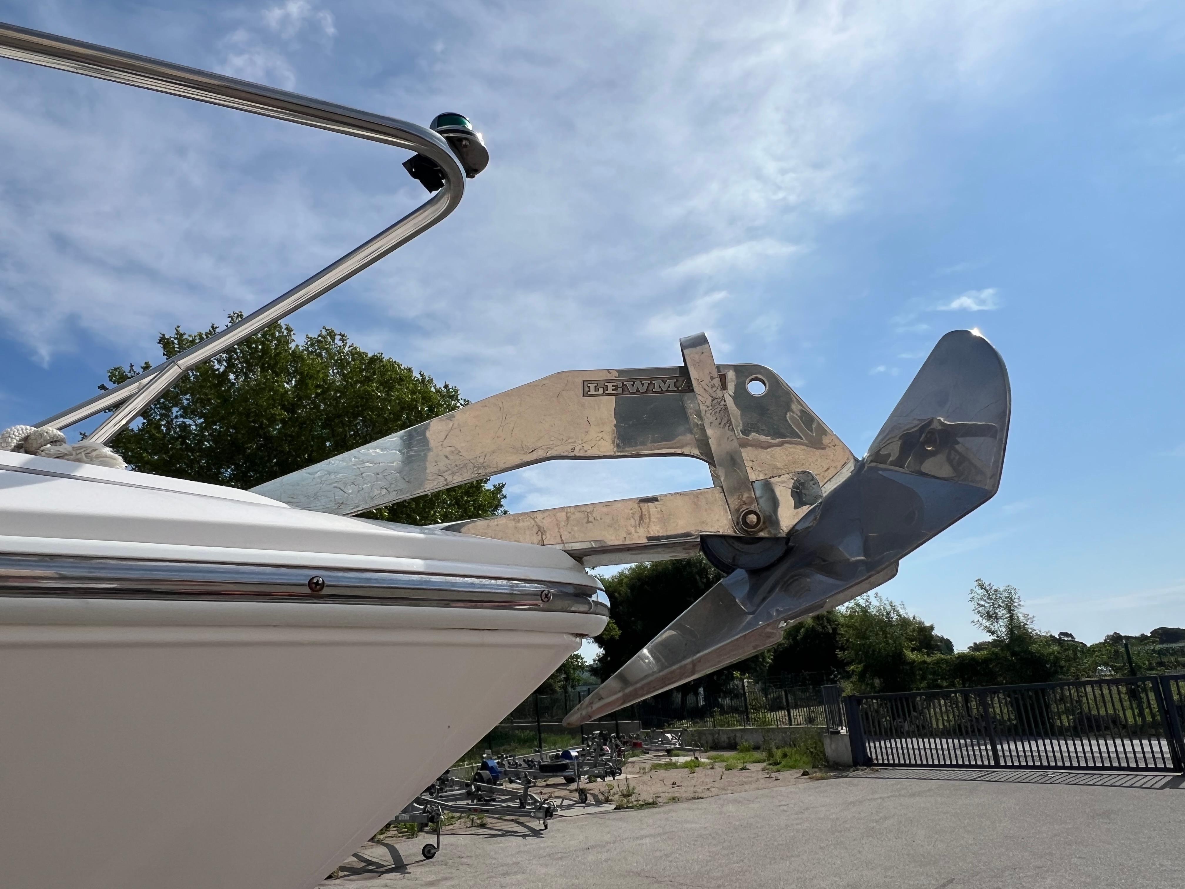 2013 Regal 2550 Cuddy Cuddy Cabin for sale - YachtWorld