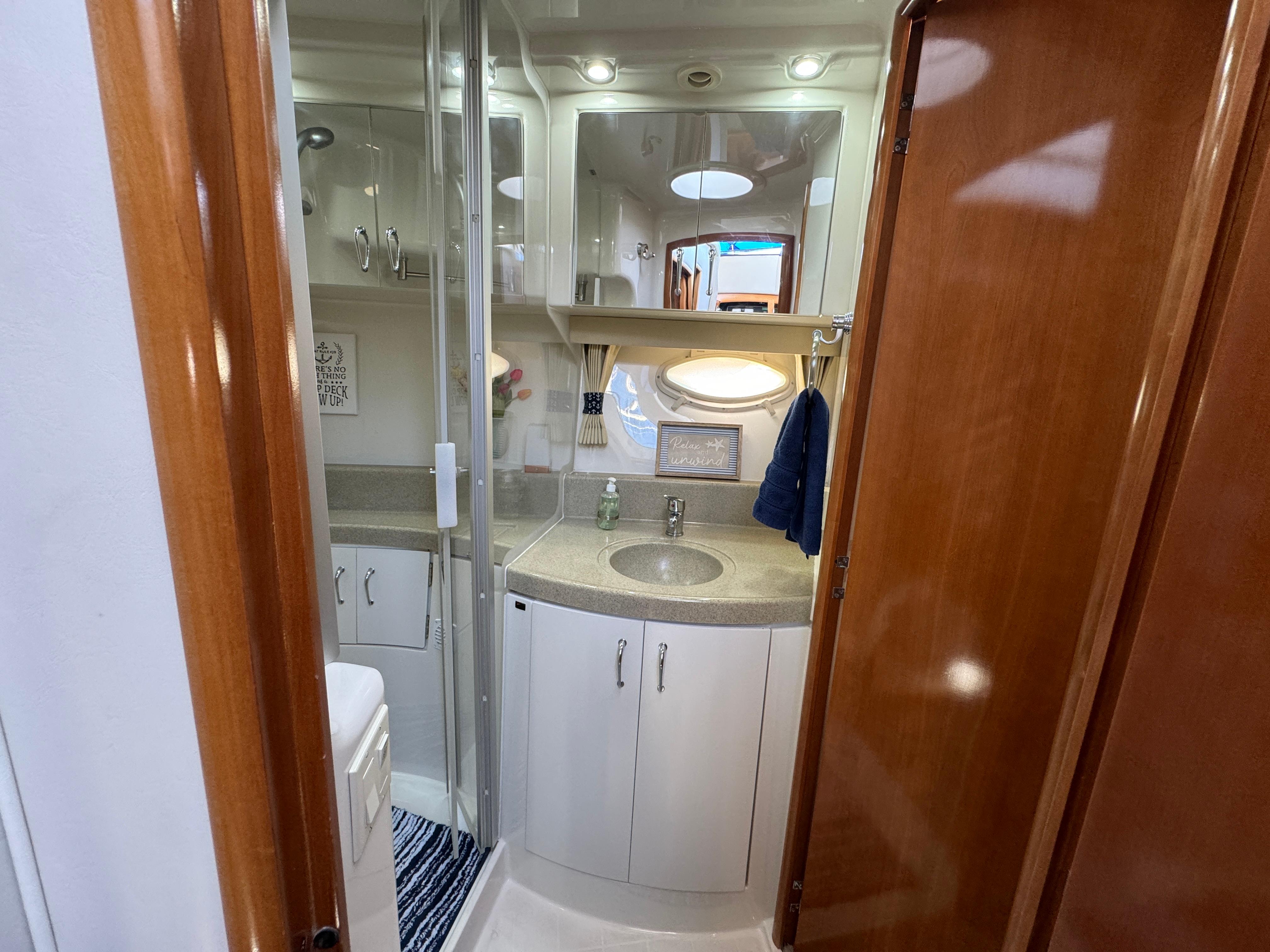 2006 Carver 38 Super Sport Motor Yachts for sale - YachtWorld