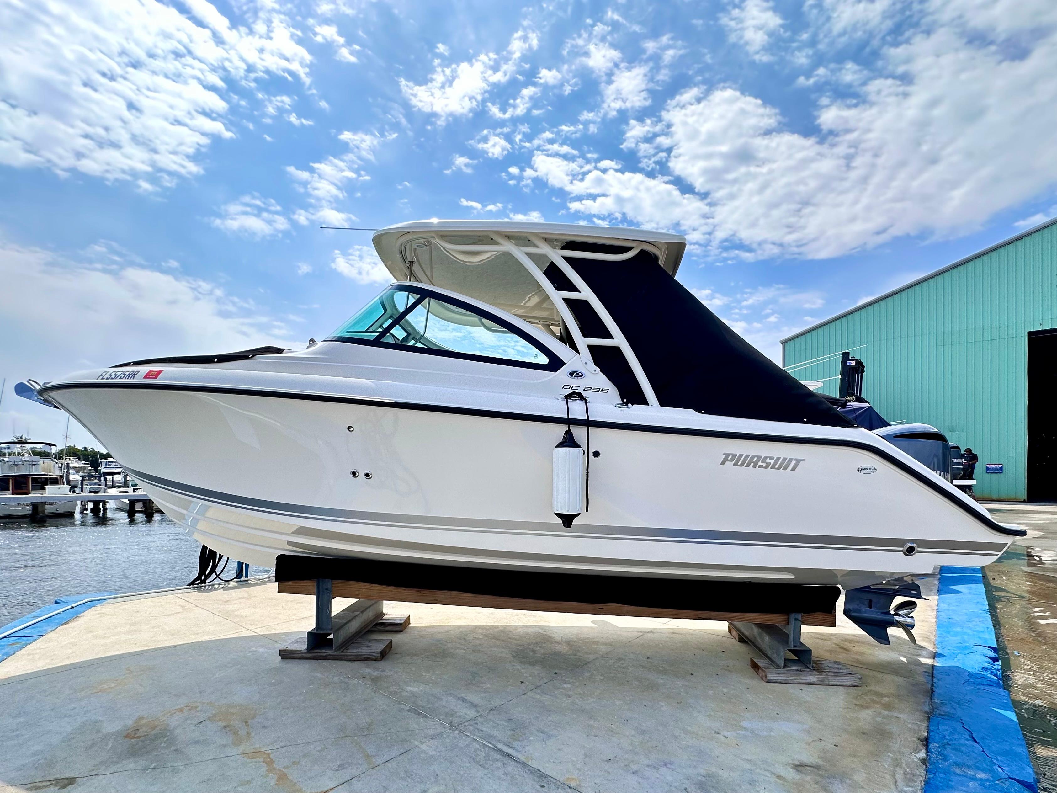 Pursuit Dc 235 Dual Console boats for sale | YachtWorld
