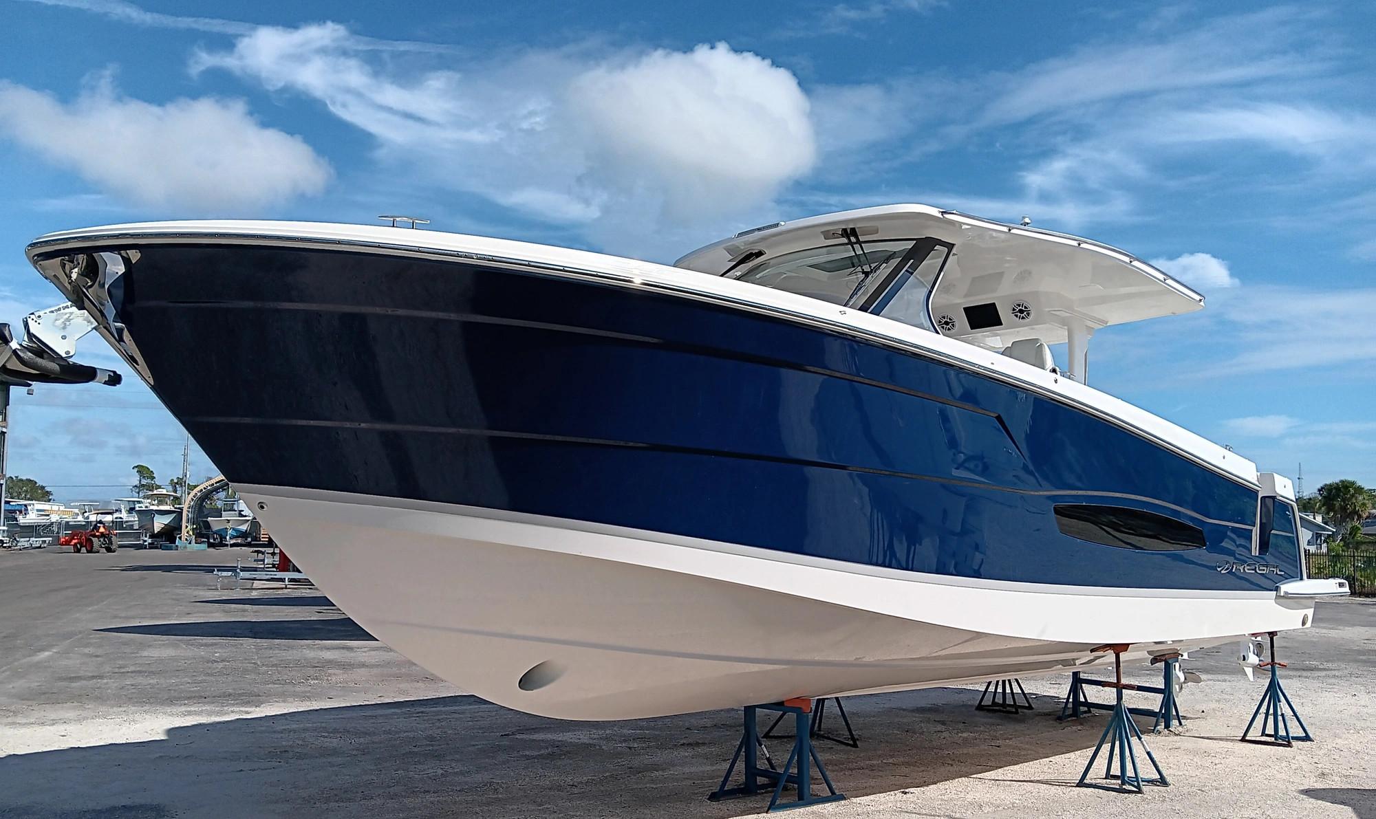 2024 Regal 38 SAV Motor Yacht for sale - YachtWorld