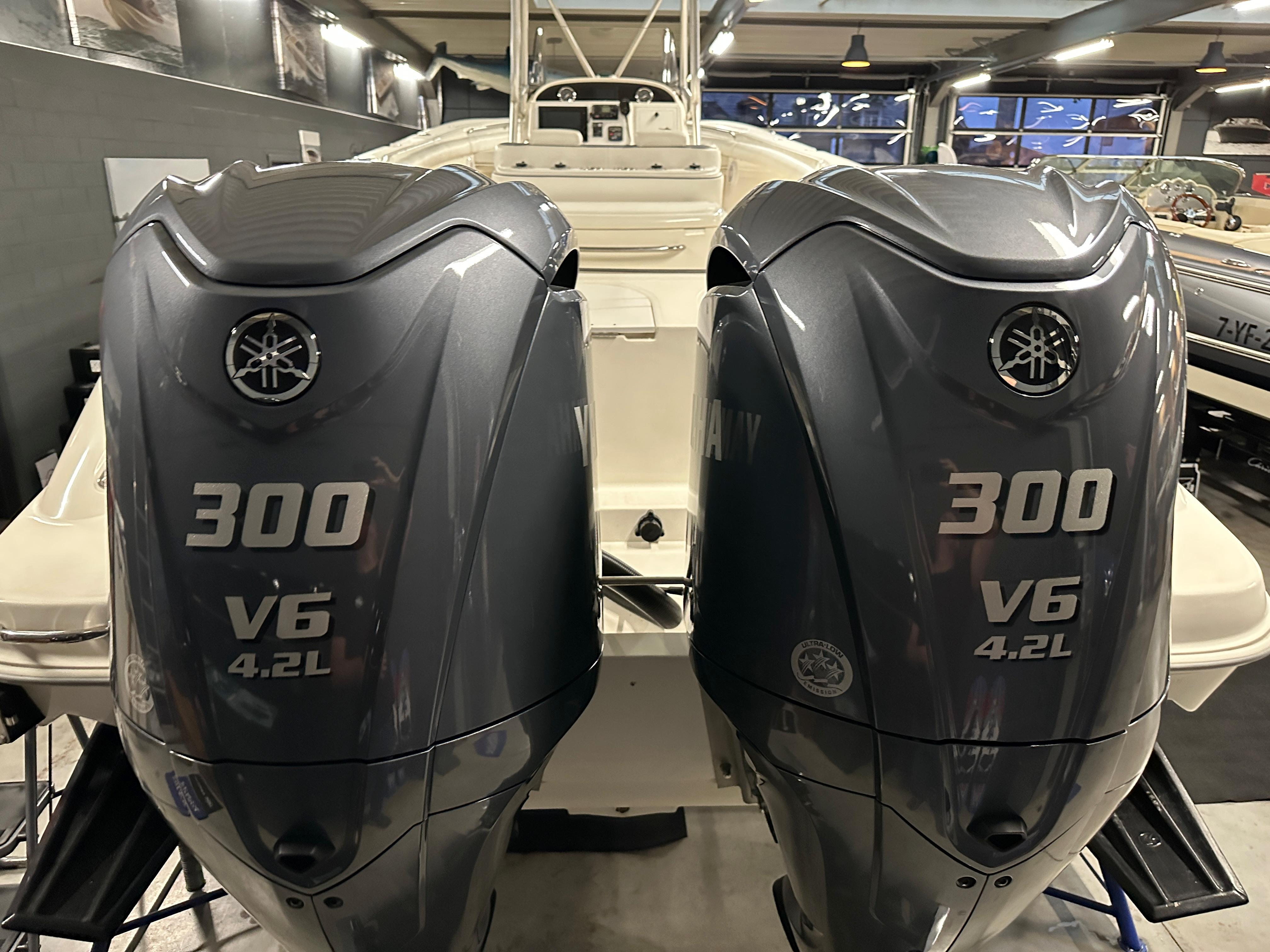 2003 Wellcraft Scarab 35 Centre Console for sale - YachtWorld