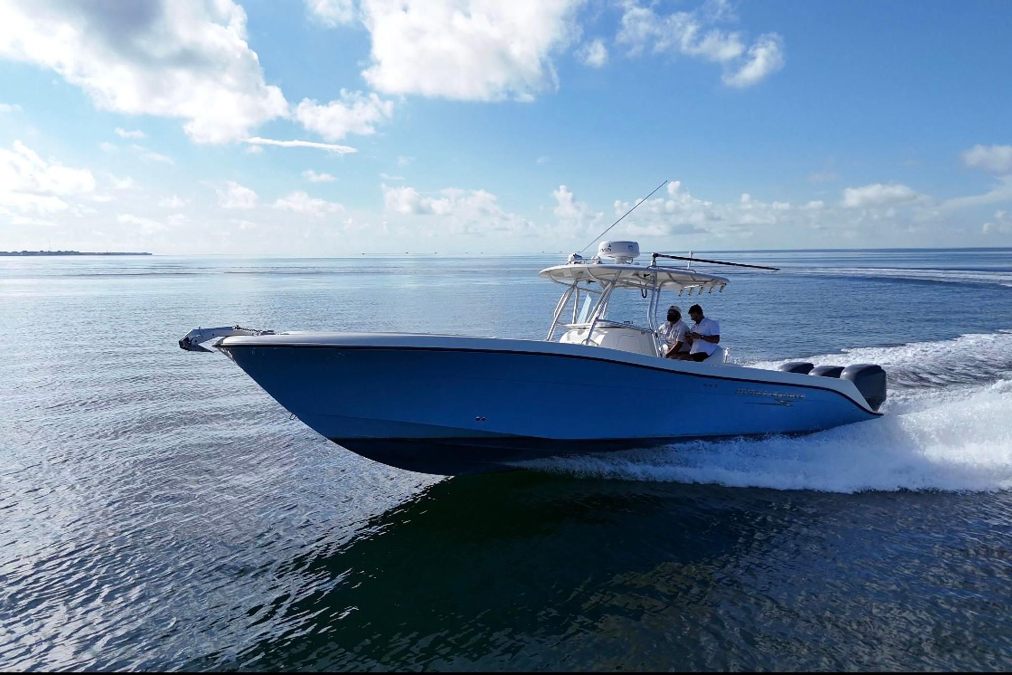 Hydra-Sports Vector 3300 CC Usado en Florida - Cosas de Barcos