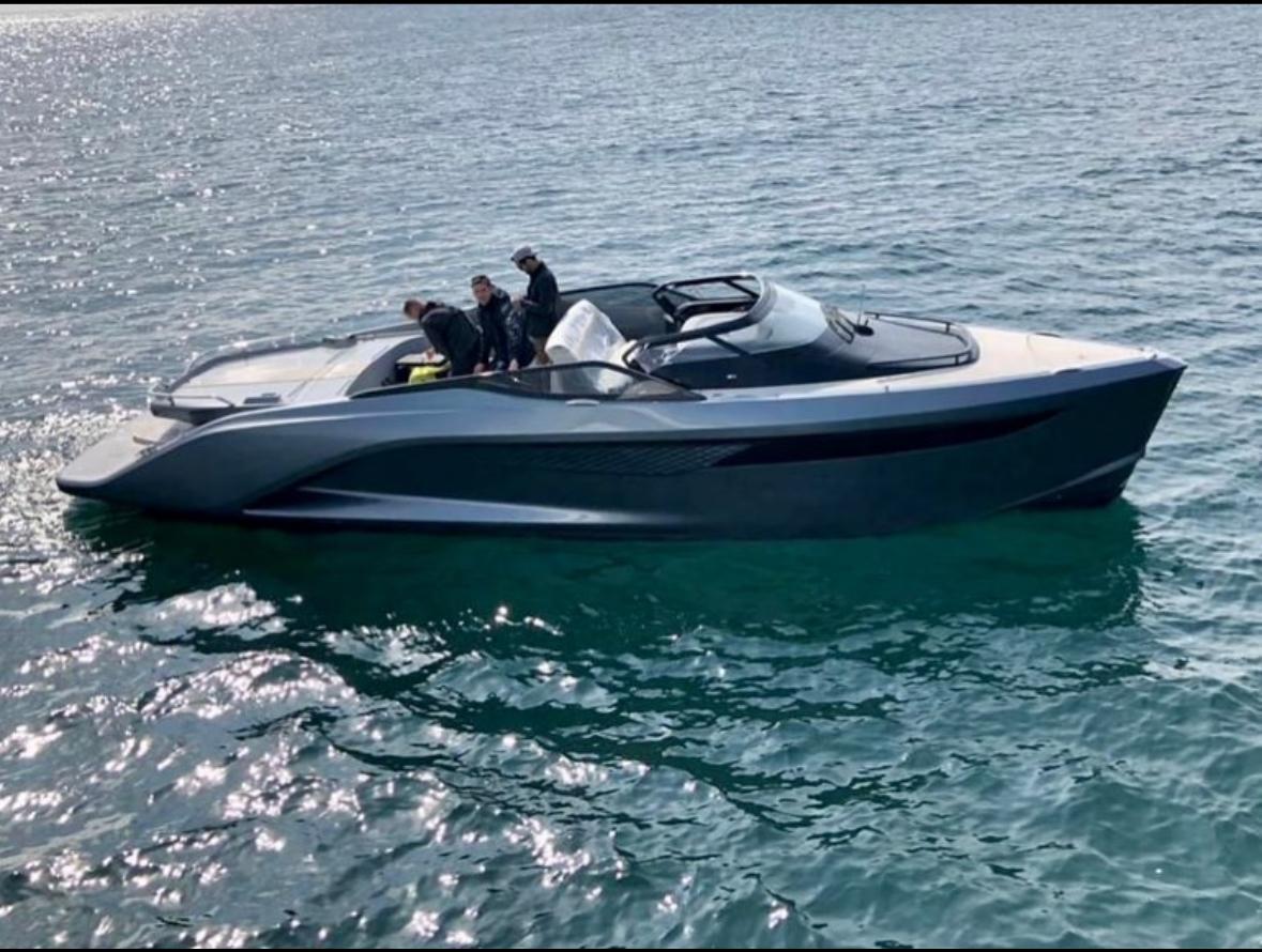 New 2022 Princess R35 - Florida | Youboat