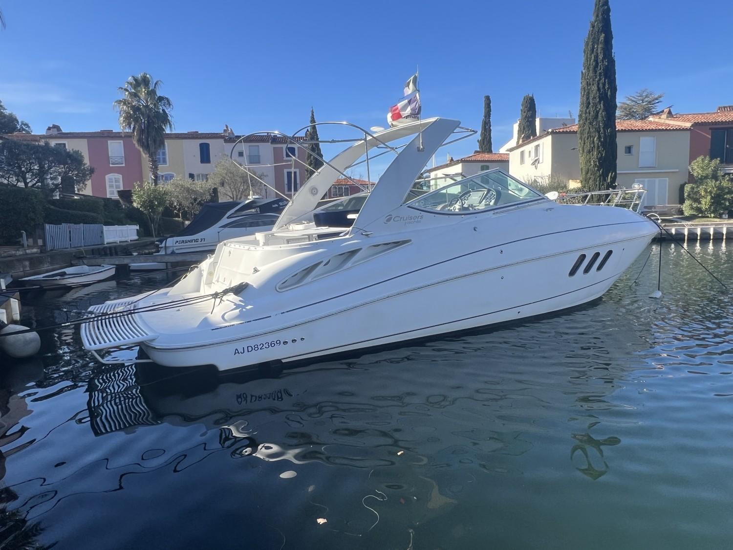 Cruisers Yachts 330 Express Usado en Var ( 83 ) - Cosas de Barcos