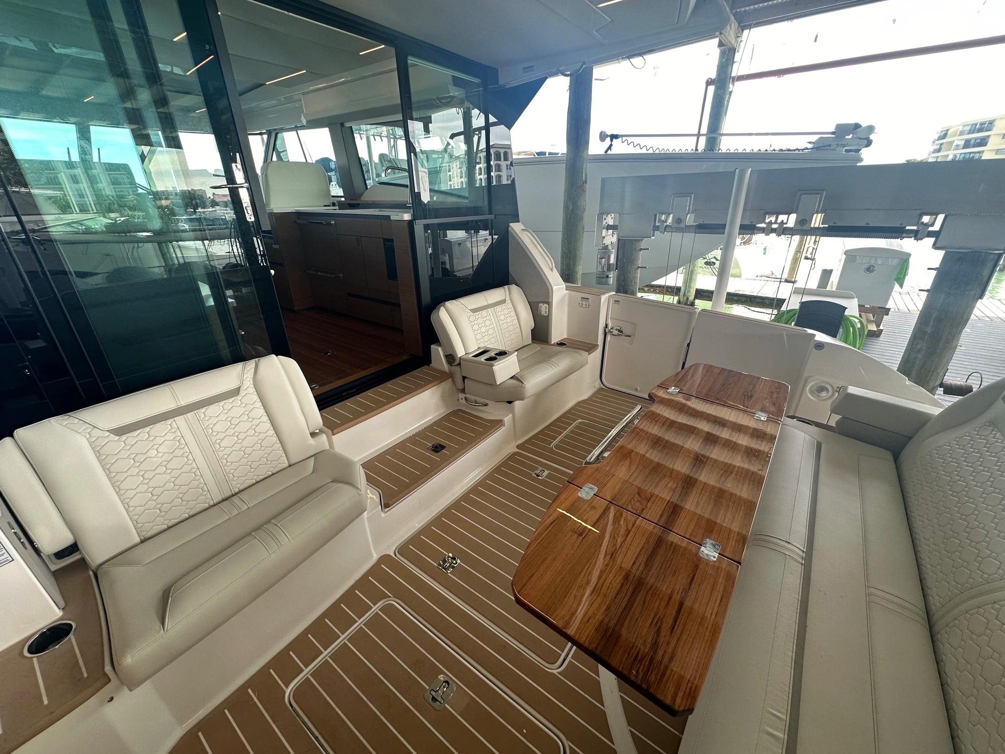 2024 Tiara Yachts 48 LE Motor Yachts for sale - YachtWorld