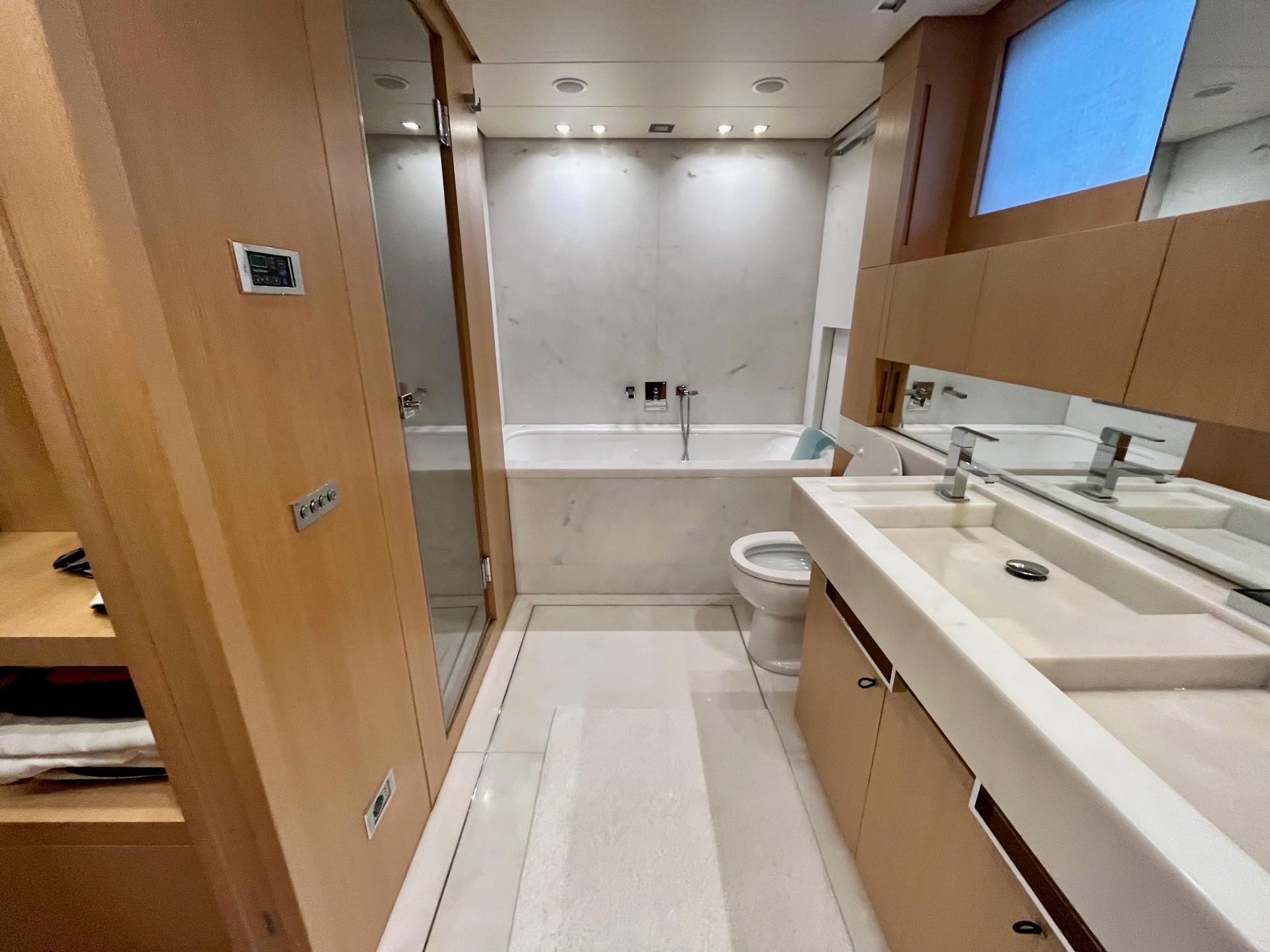 2010 Motor Yachts Sanlorenzo for sale - YachtWorld