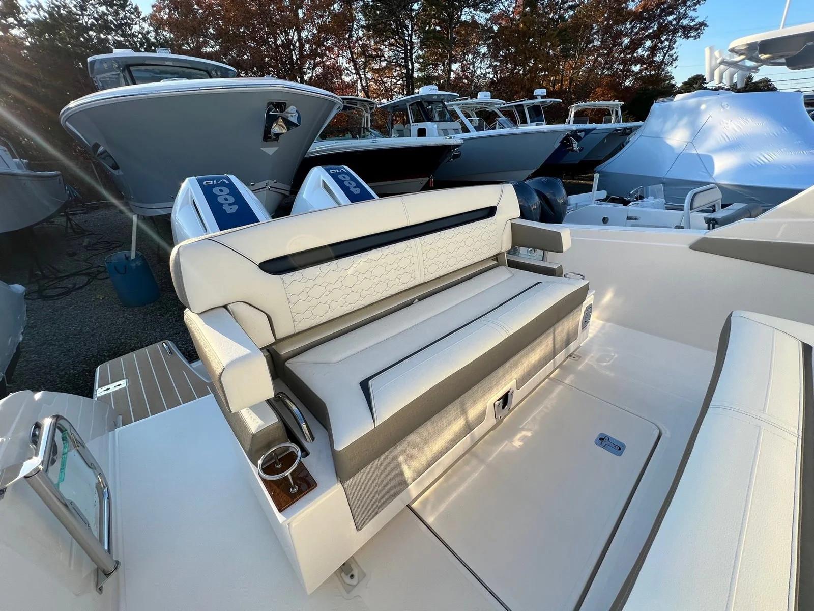 2024 Tiara Yachts 34 LS Motor Yacht for sale - YachtWorld