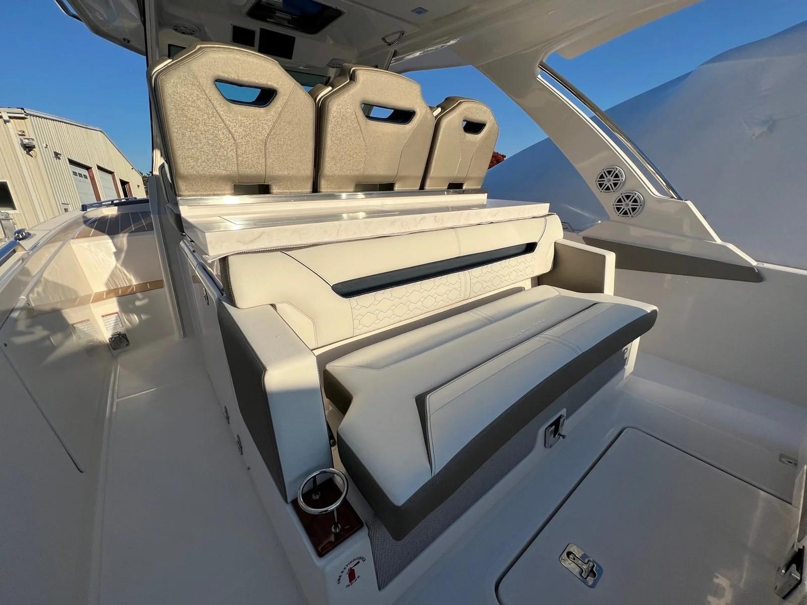 2024 Tiara Yachts 34 LS Motor Yacht for sale - YachtWorld