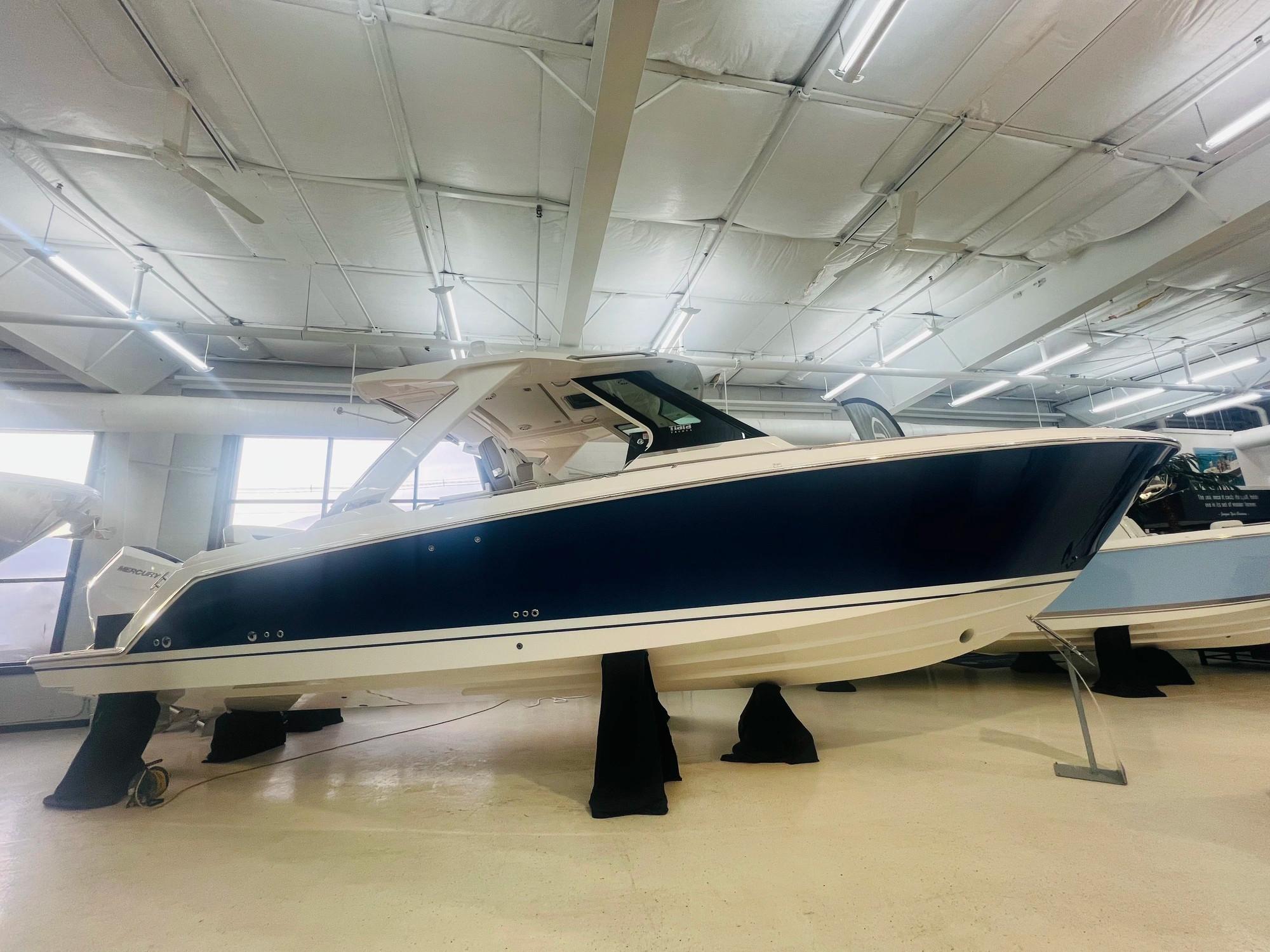 2024 Tiara Yachts 34 LS Motor Yacht for sale - YachtWorld