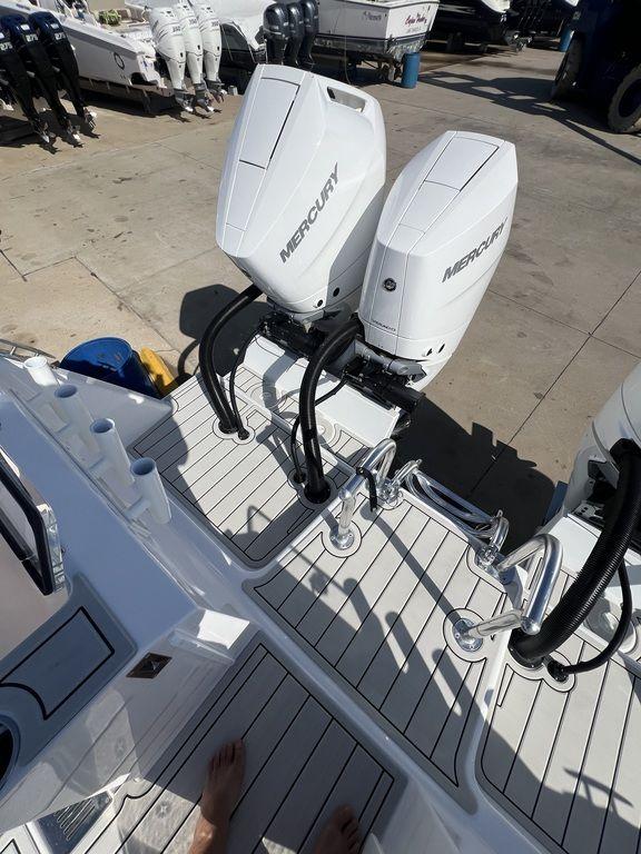 2024 Twin Vee 400 Center Console GFX Center Console for sale - YachtWorld