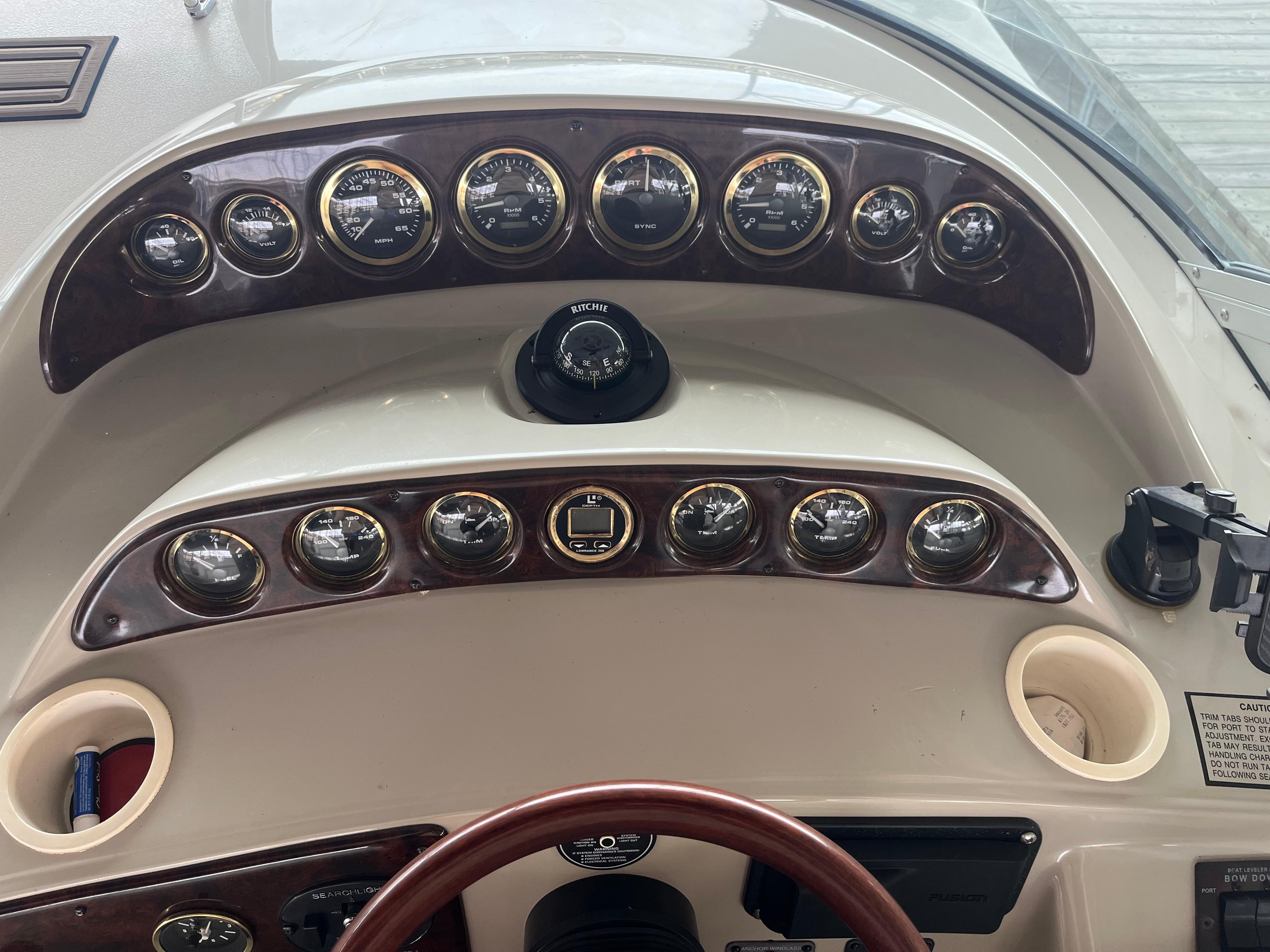 2000 Rinker 330 Fiesta Vee Express Cruiser for sale - YachtWorld