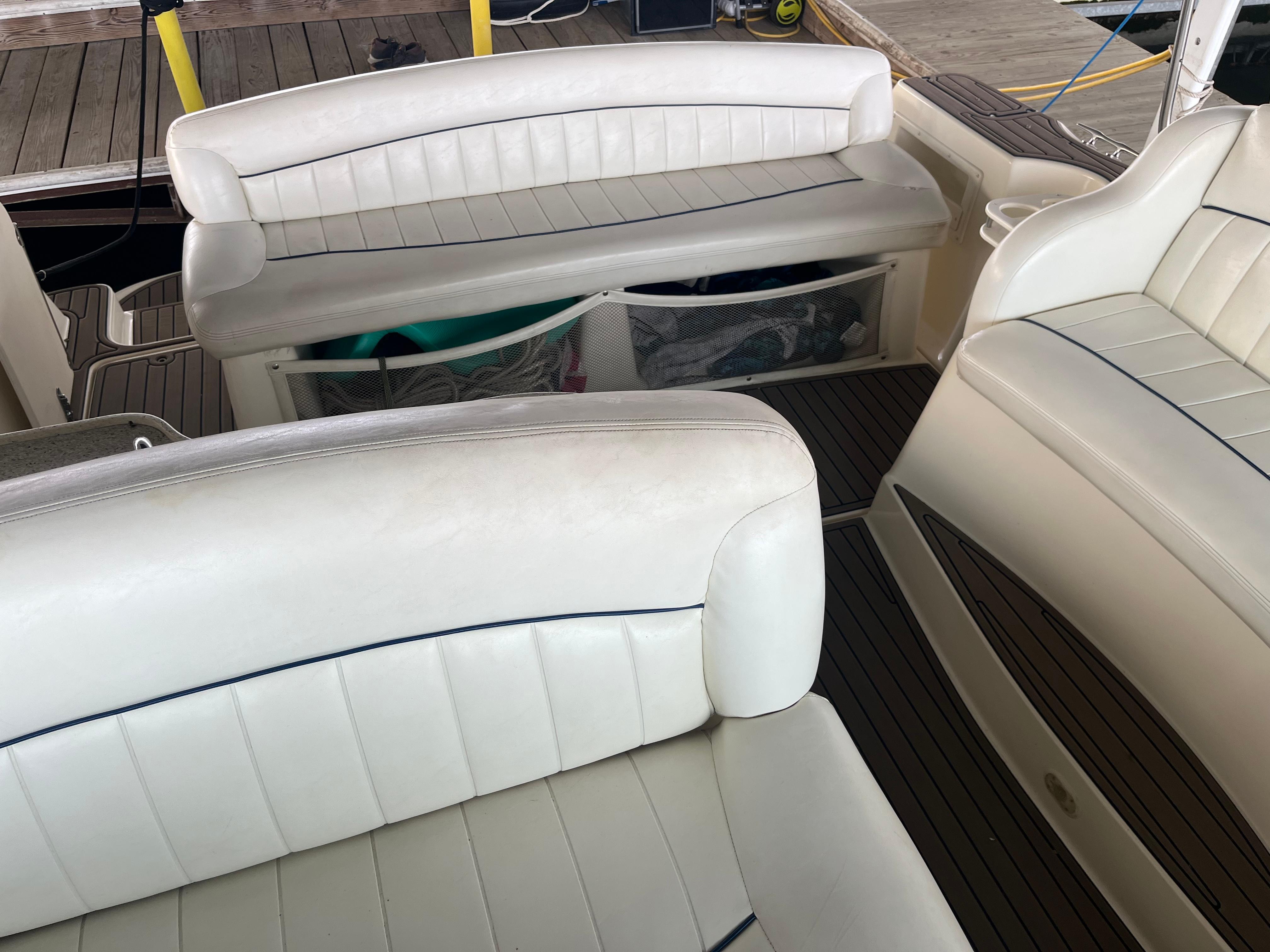 2000 Rinker 330 Fiesta Vee Express Cruiser for sale - YachtWorld