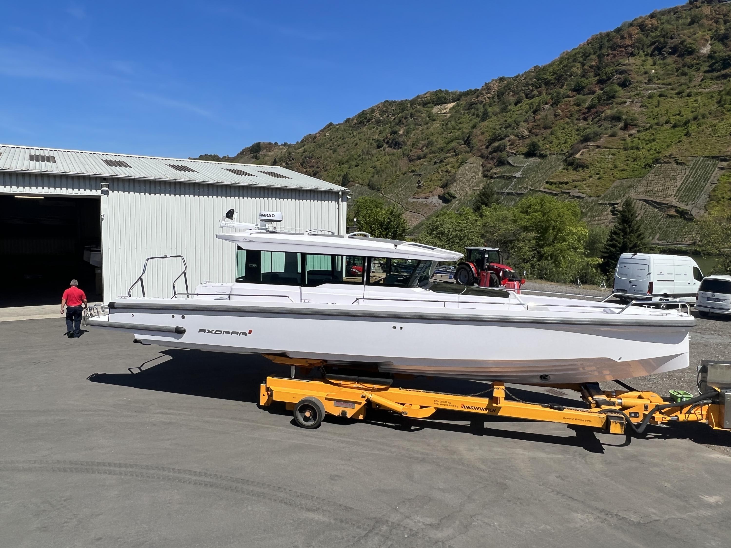 Axopar 37 XC Multistorage 12m 2022, Sports-Cruiser - Rhineland ...