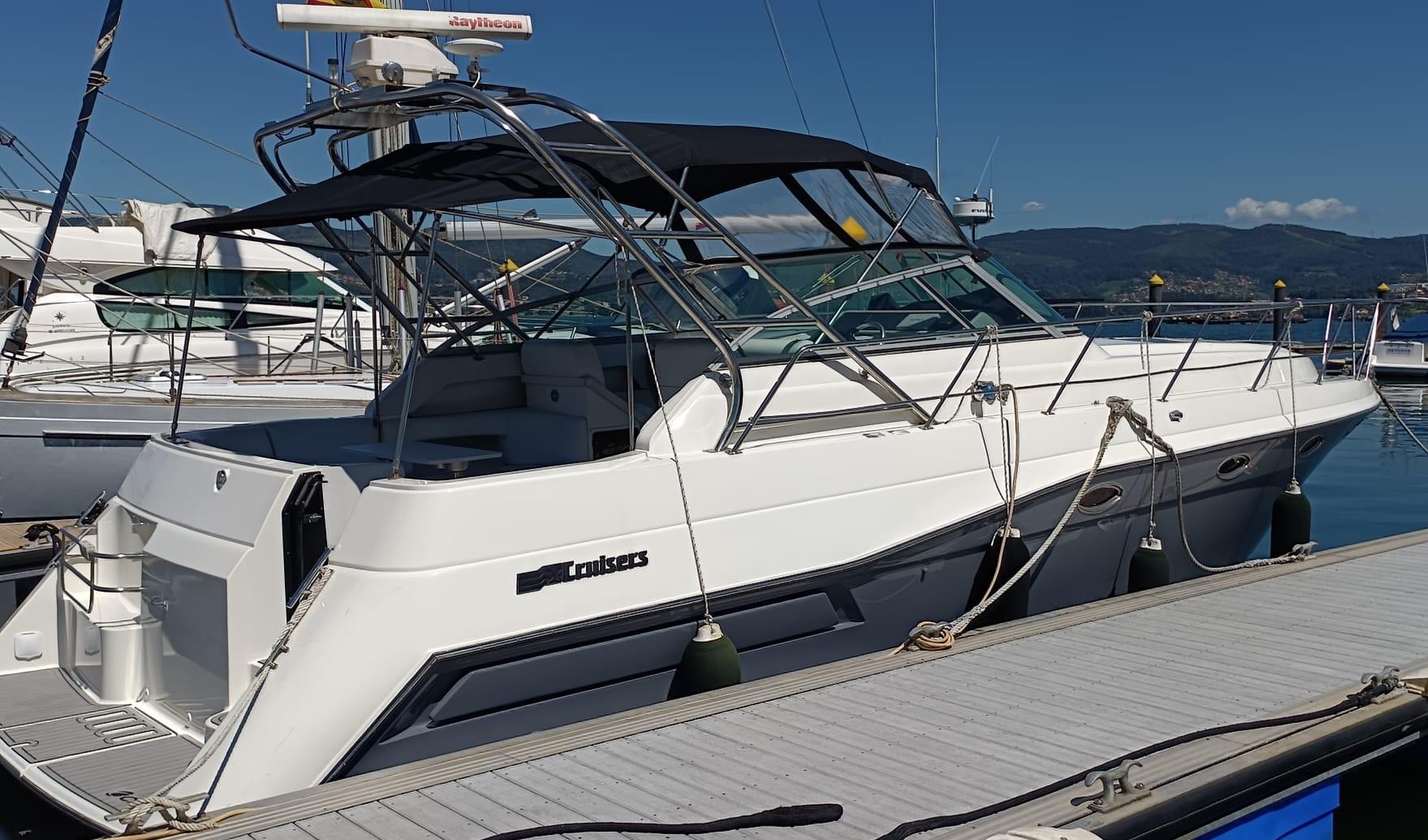 Cruisers International 3675 | 1992 | 39ft - Pontevedra | Boatshop24