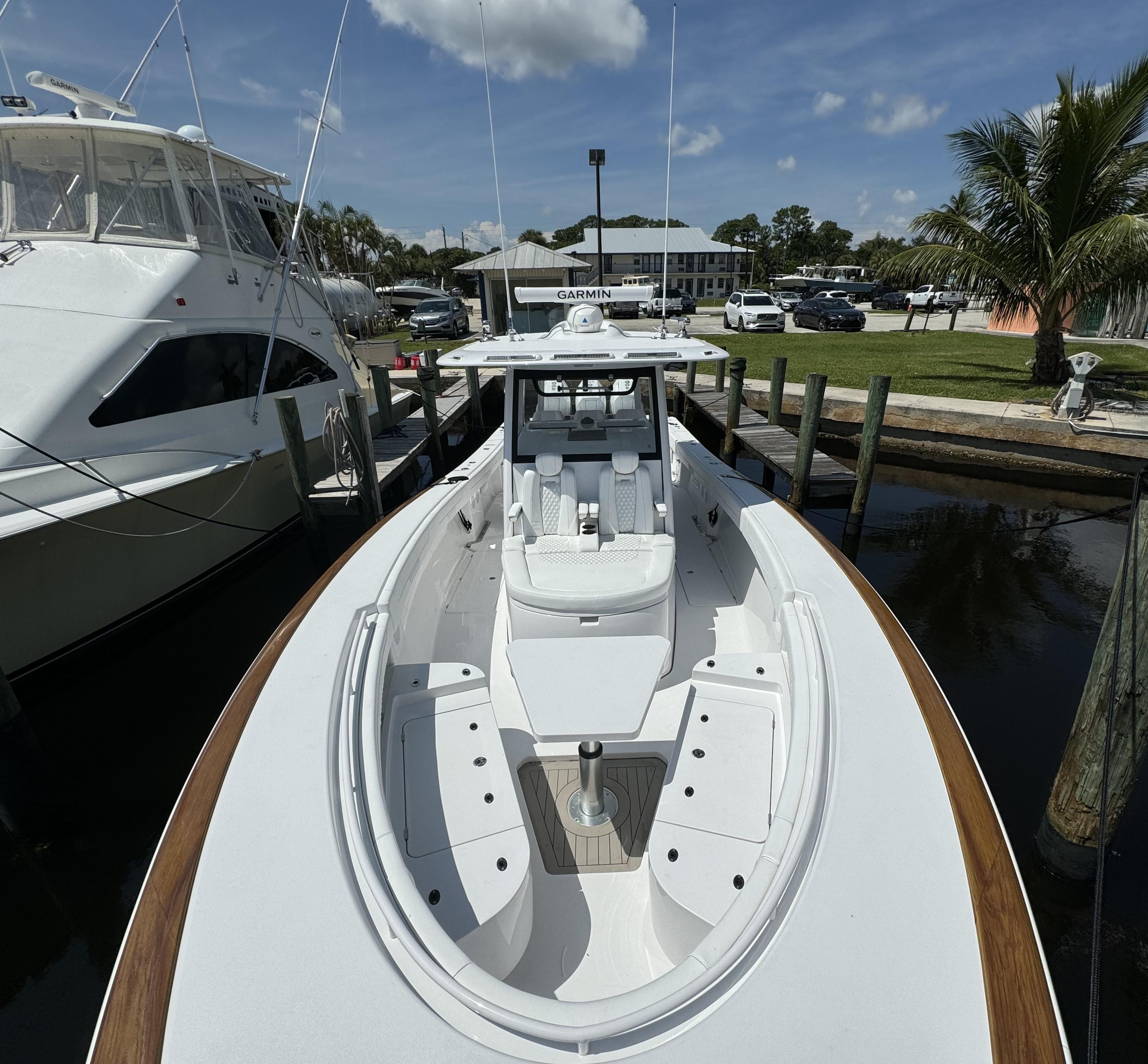 2025 Phenom 37 Center Console for sale - YachtWorld