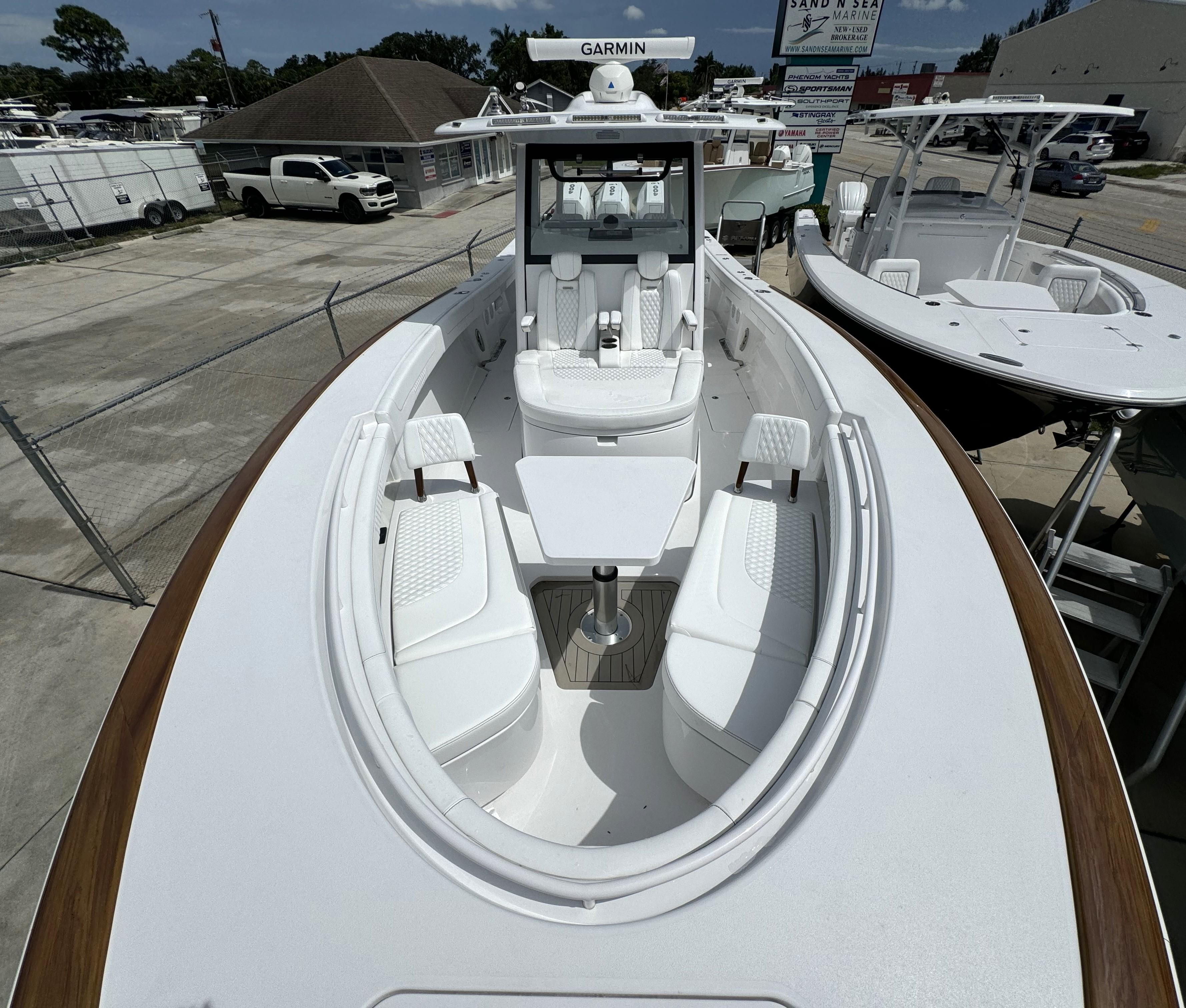 2025 Phenom 37 Center Console for sale - YachtWorld