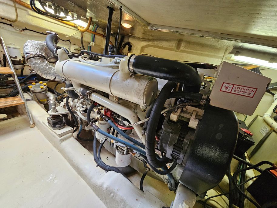 2004 Riviera 42 Convertible Flybridge for sale - YachtWorld