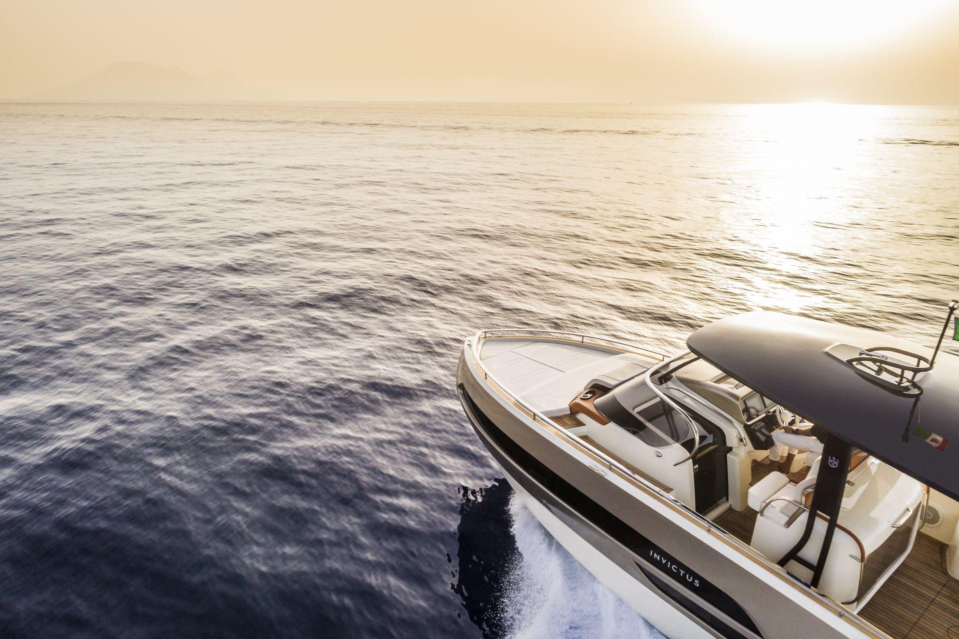 2023 Invictus GT 320 Express Cruiser for sale - YachtWorld