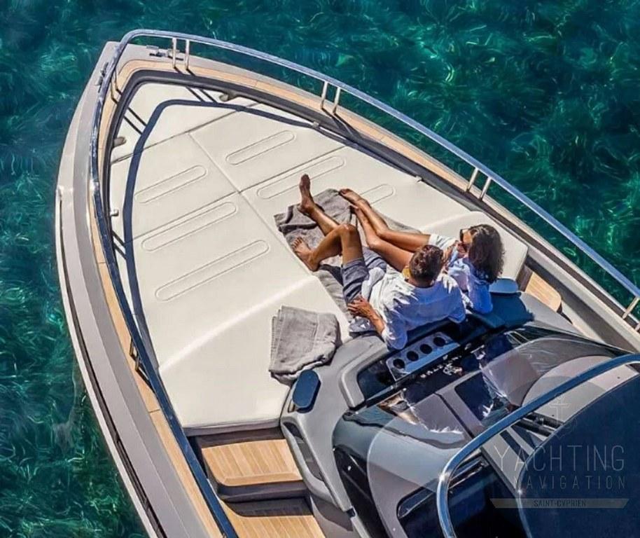 2023 Invictus 370 GT Motor Yachts for sale - YachtWorld