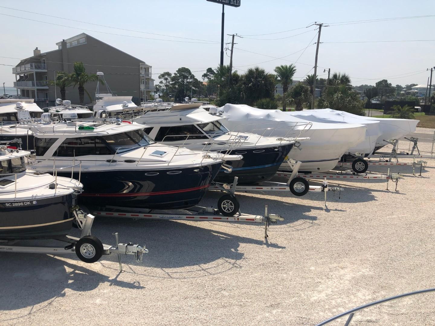 2019 Cutwater C-30 Command Bridge LE Cruiser for sale - YachtWorld