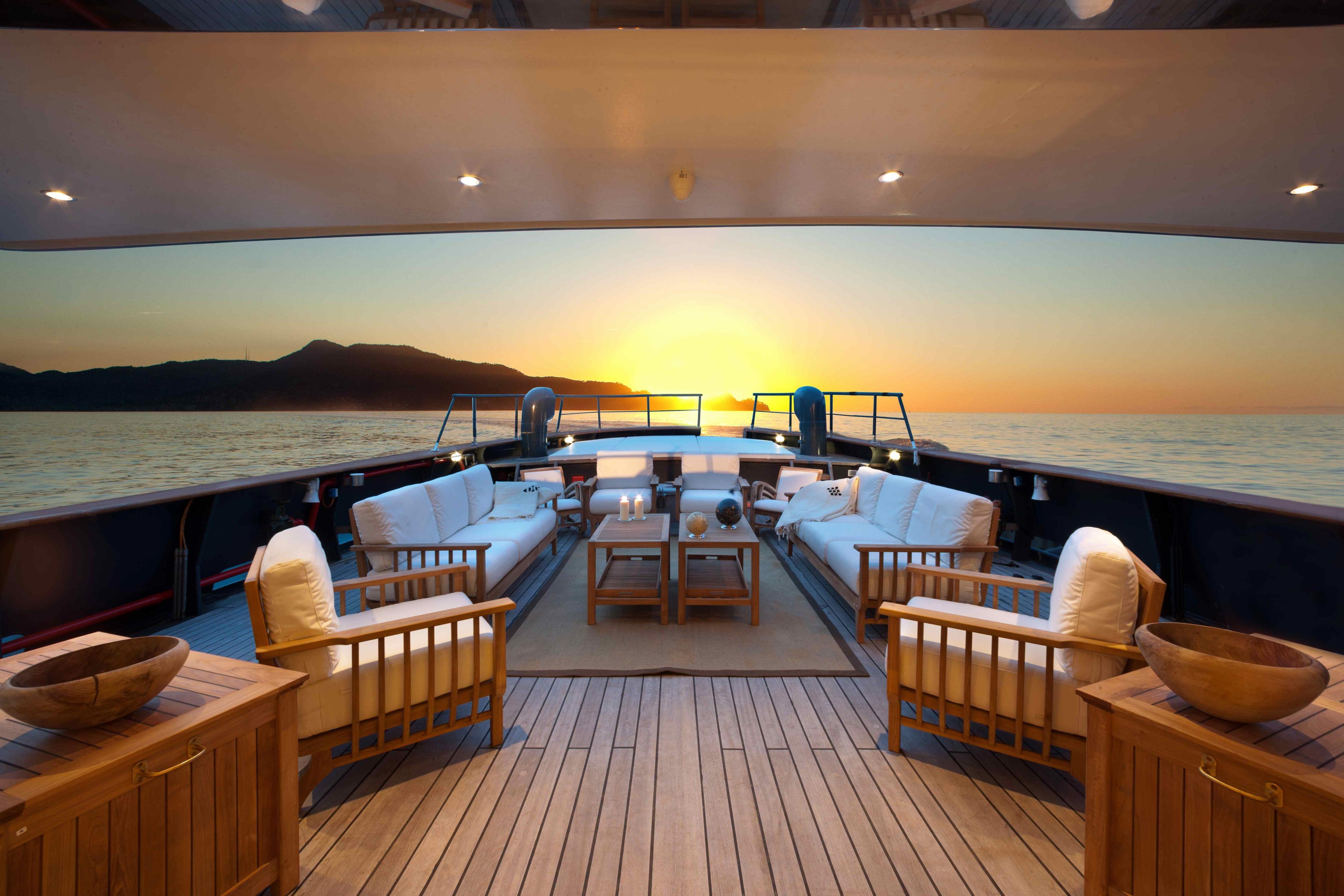 2013 Motor Yachts Benetti for sale - YachtWorld