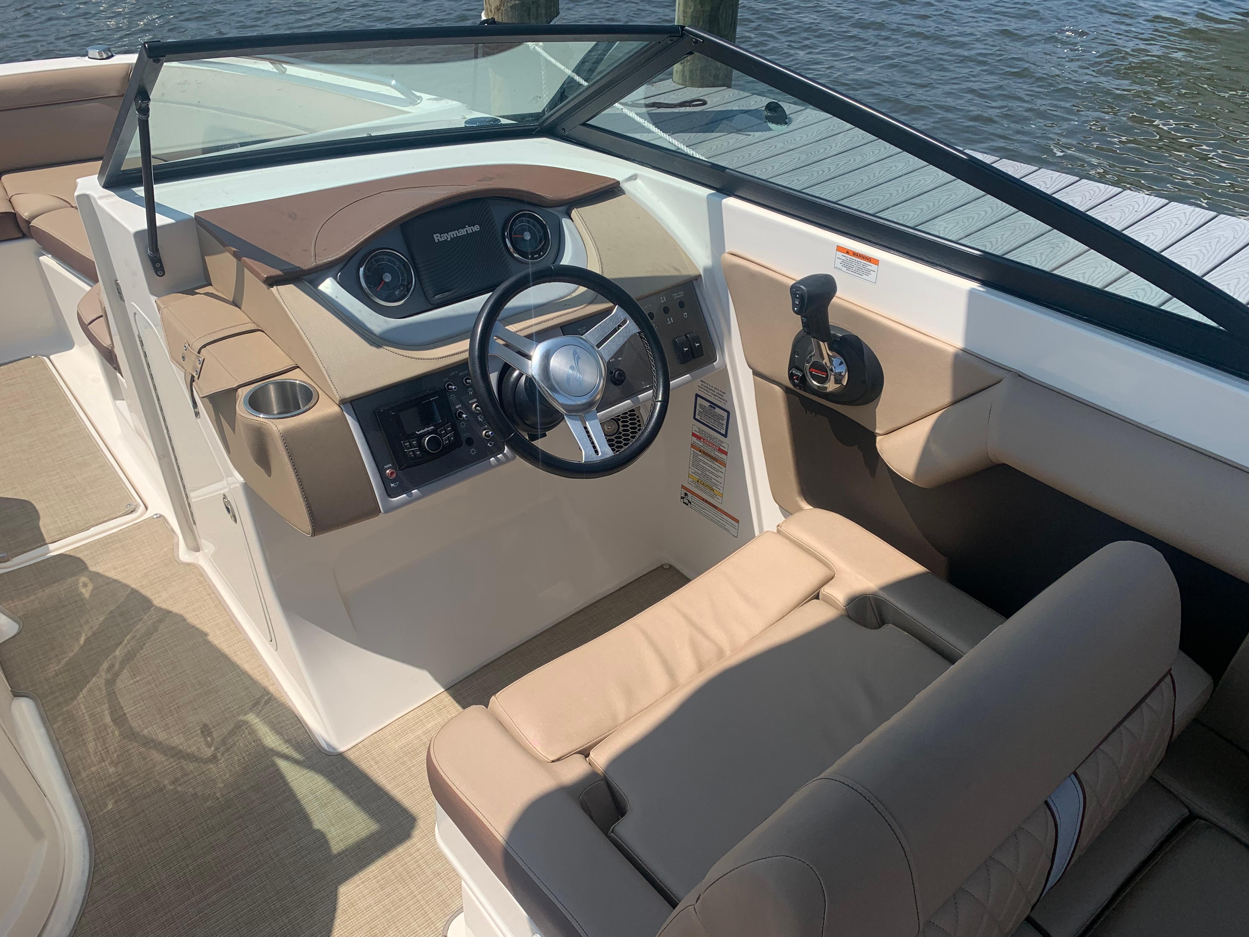 2017 Sea Ray 270 SDX Outboard Bowrider for sale - YachtWorld