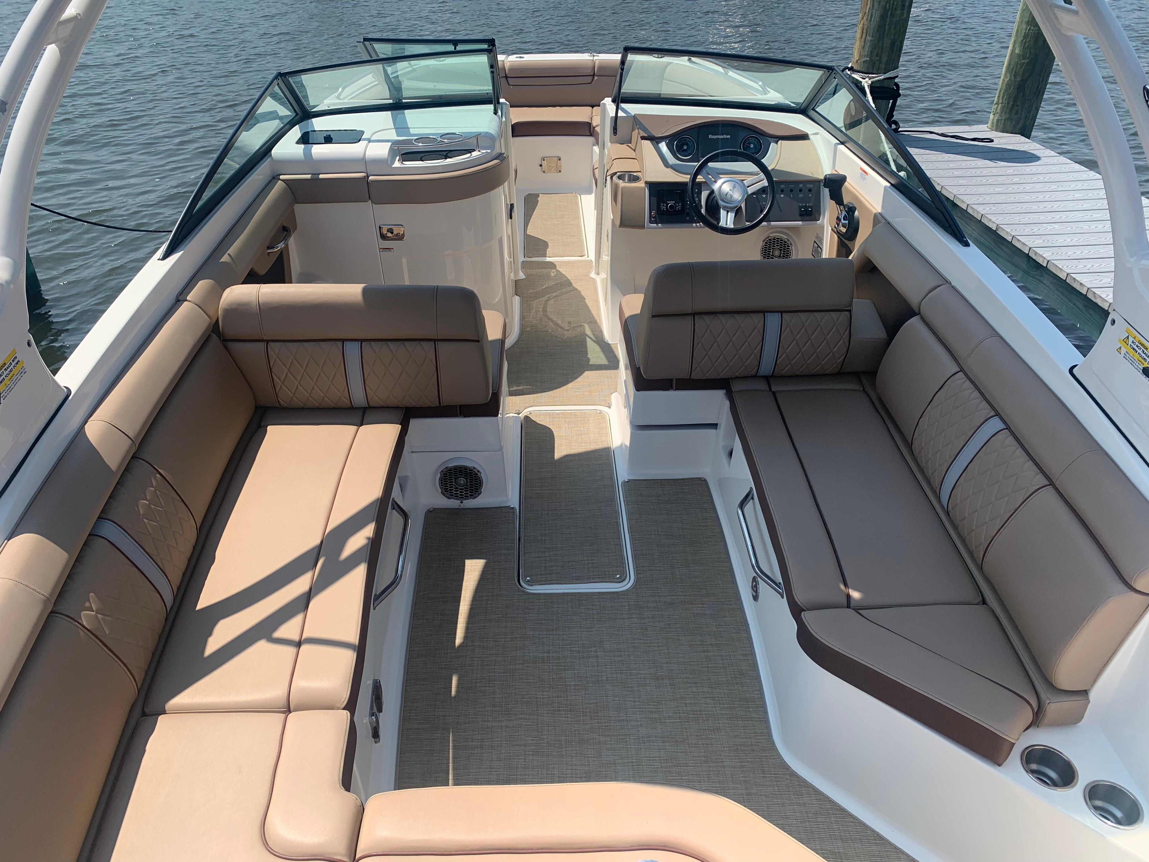 2017 Sea Ray 270 SDX Outboard Bowrider for sale - YachtWorld