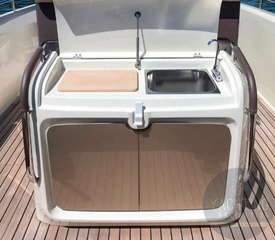 2023 Invictus 280 TT Motor Yachts for sale - YachtWorld