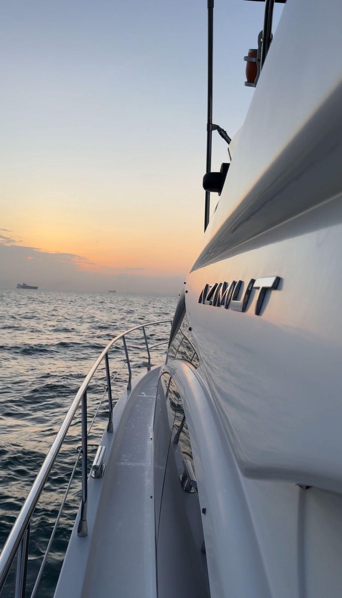 2013 Azimut 40 Motor Yachts for sale - YachtWorld