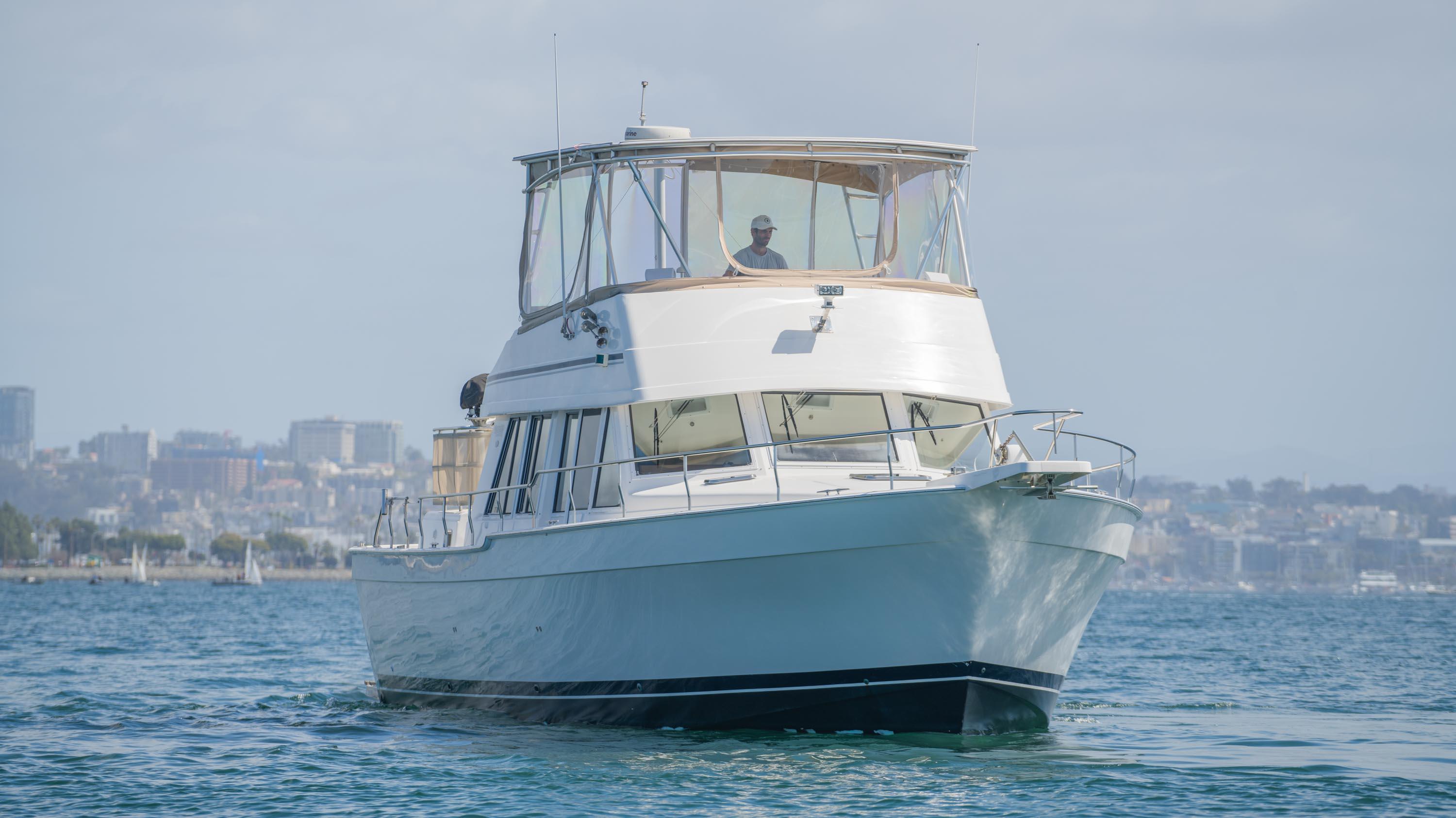 2005 Mainship 43 Trawler Aft Cabin Aft Cabin for sale - YachtWorld