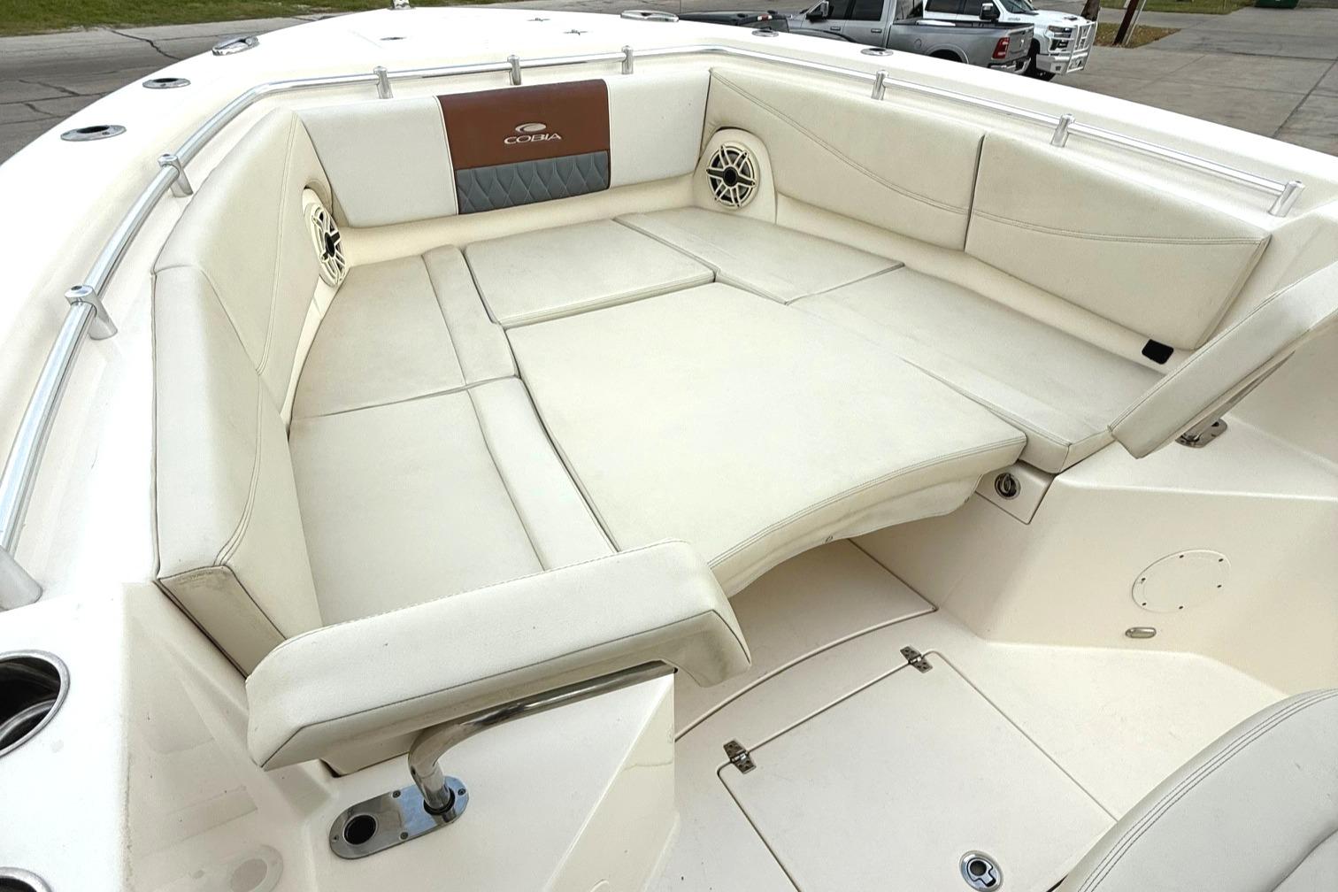 2020 Cobia 320 Center Console Center Console for sale - YachtWorld
