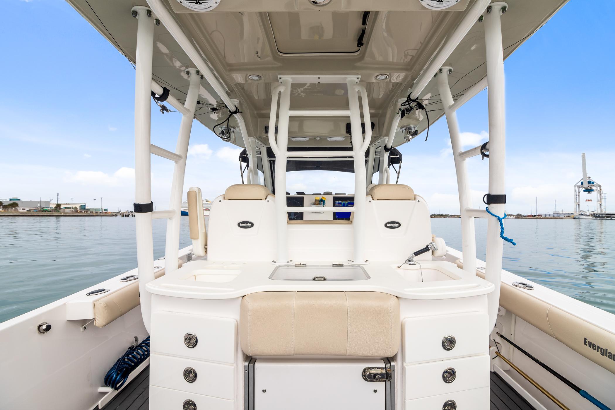 2017 Everglades 355 Center Console Centre Console for sale - YachtWorld