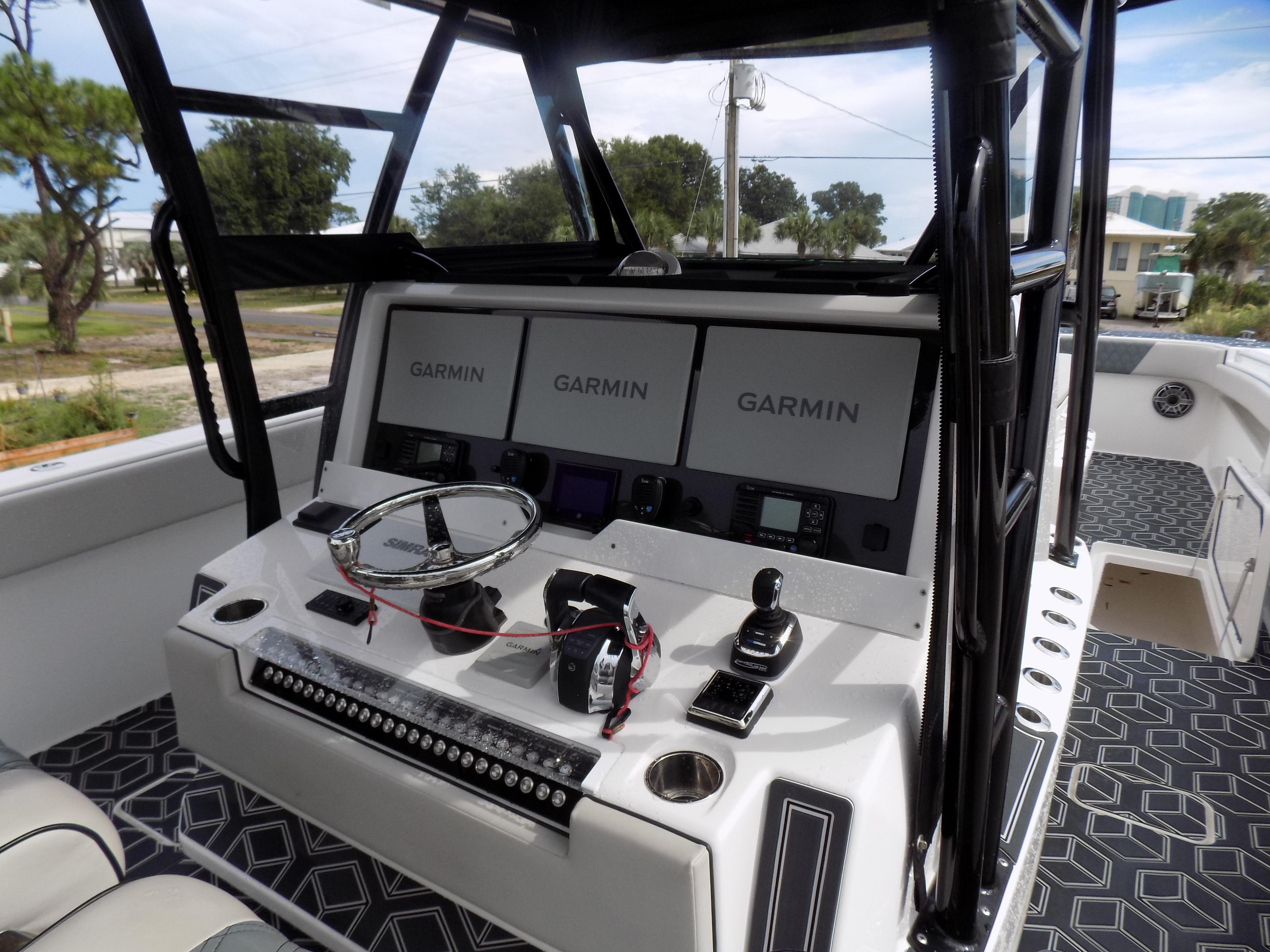 2021 Invincible 37 Catamaran Center Console for sale - YachtWorld