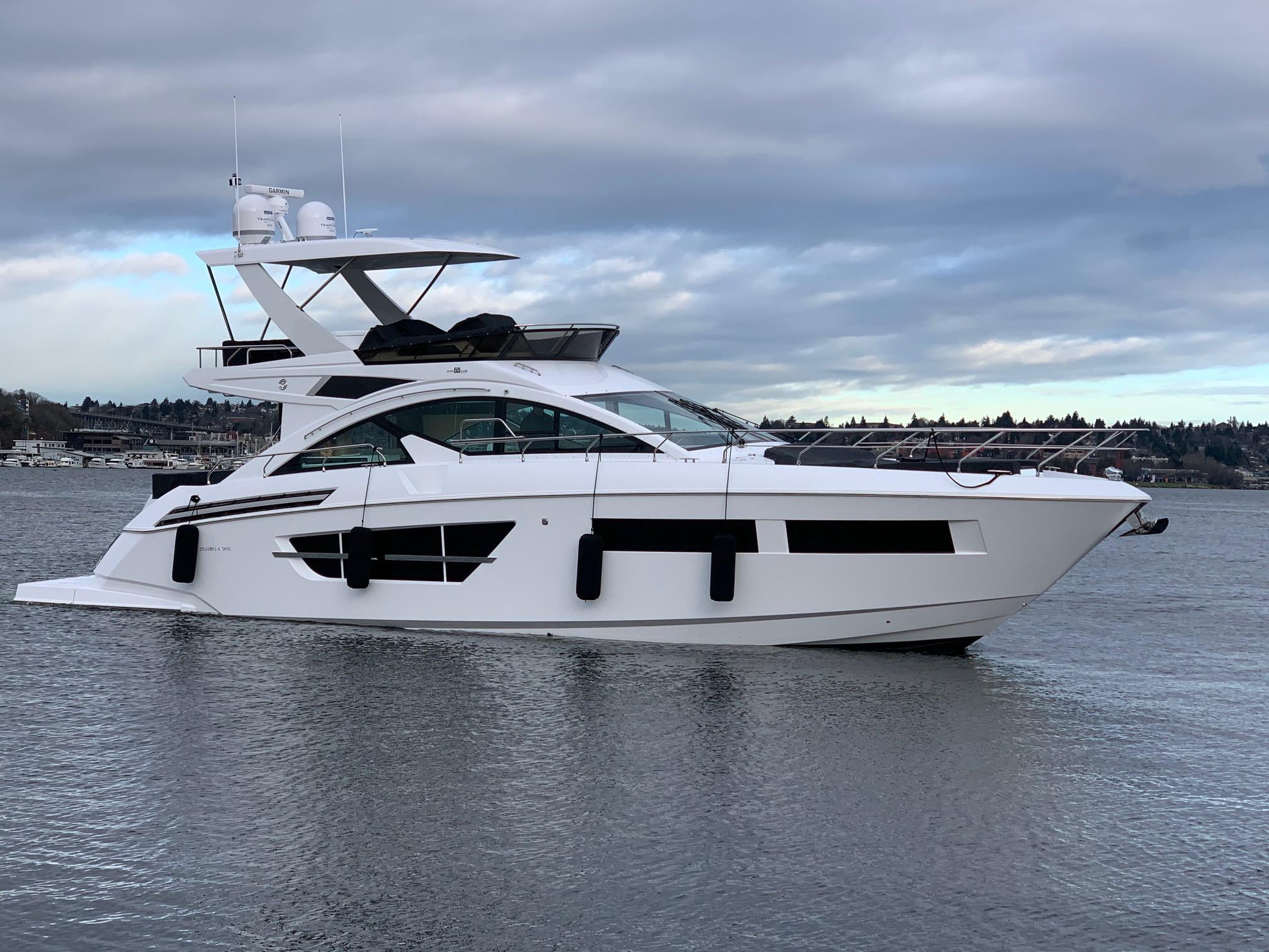 2020 Cruisers Yachts 60 Fly Flybridge for sale - YachtWorld