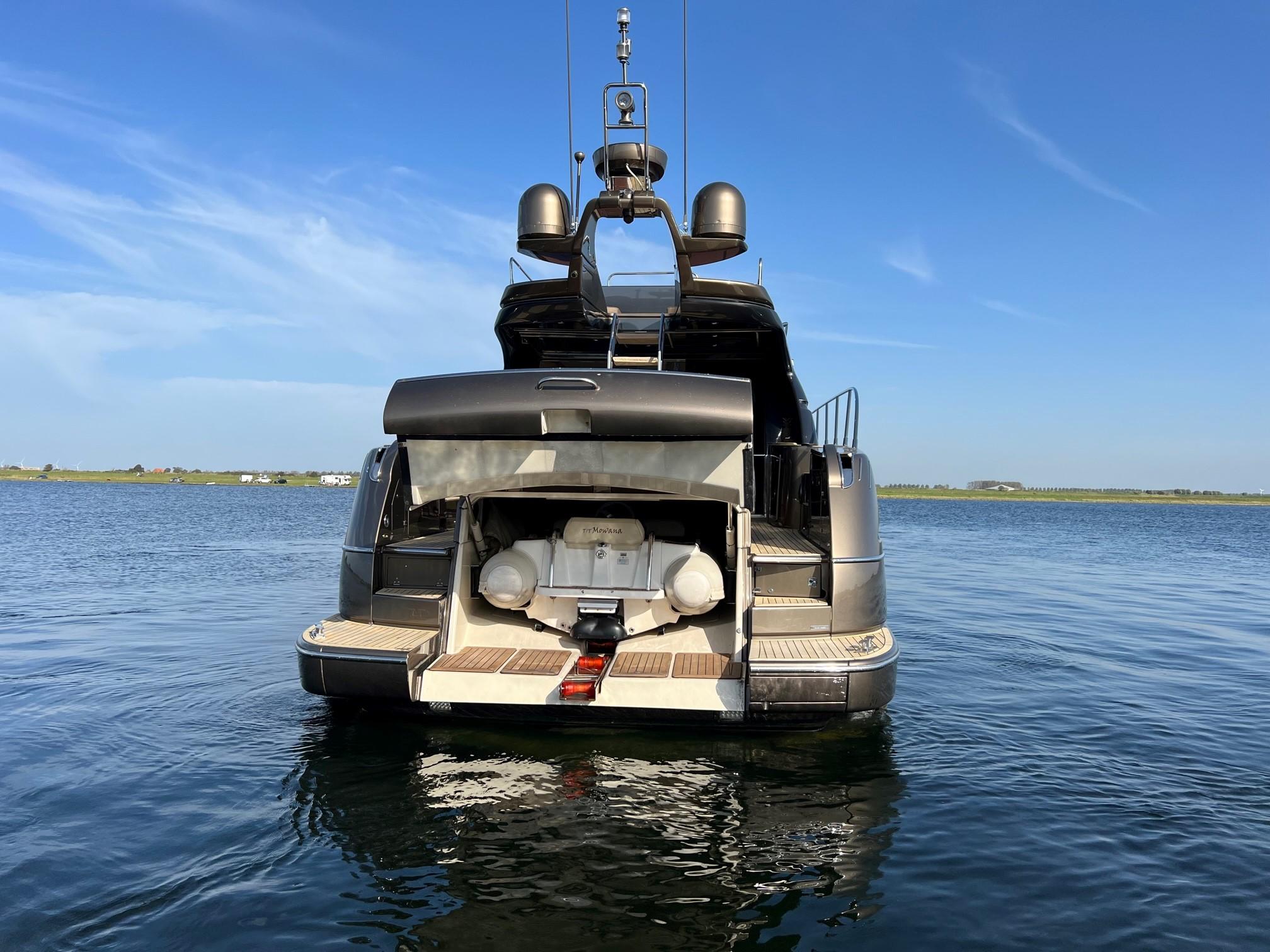 2009 Riva 56 Sportriva Flybridge for sale - YachtWorld