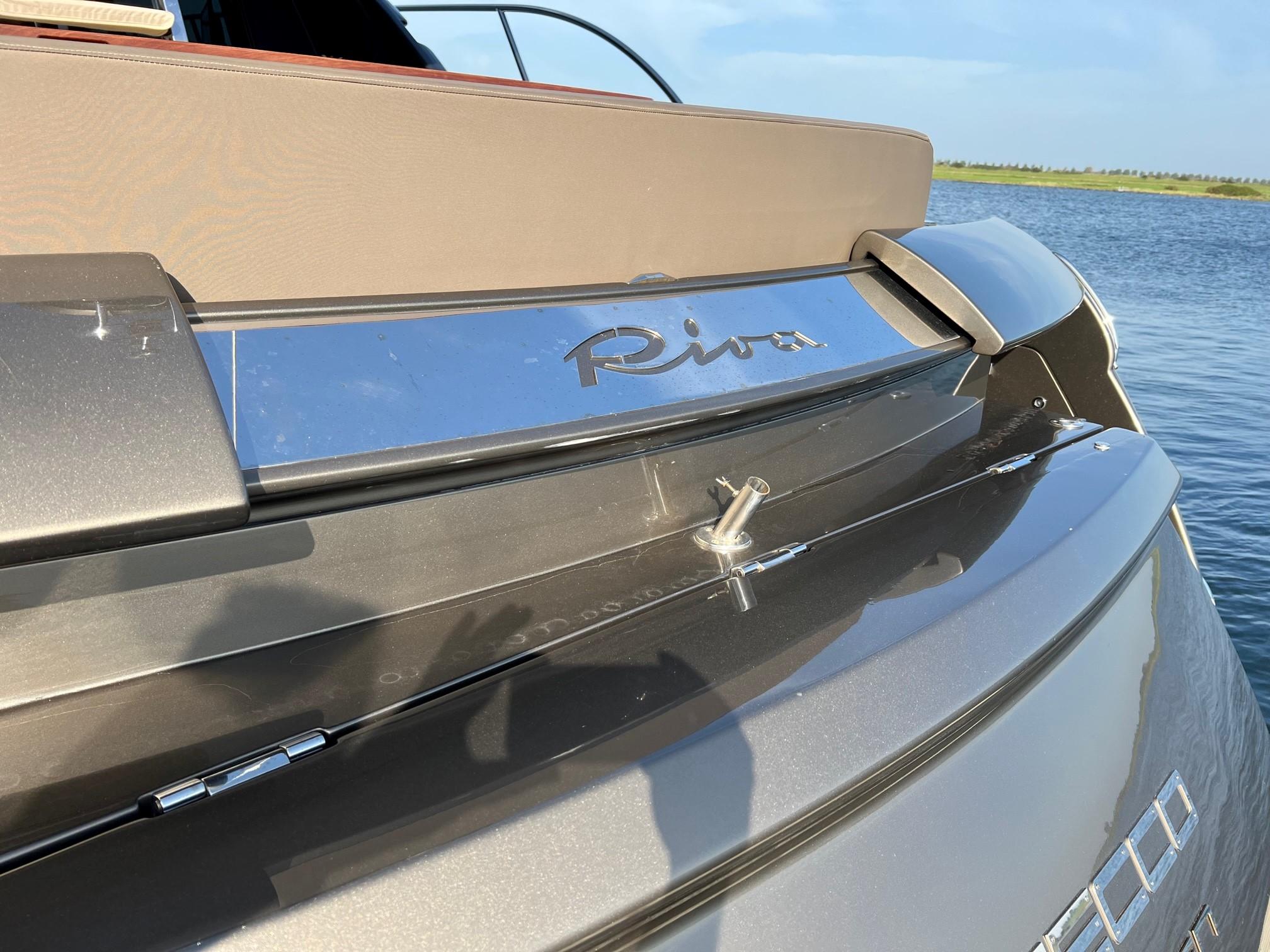 2009 Riva 56 Sportriva Flybridge for sale - YachtWorld