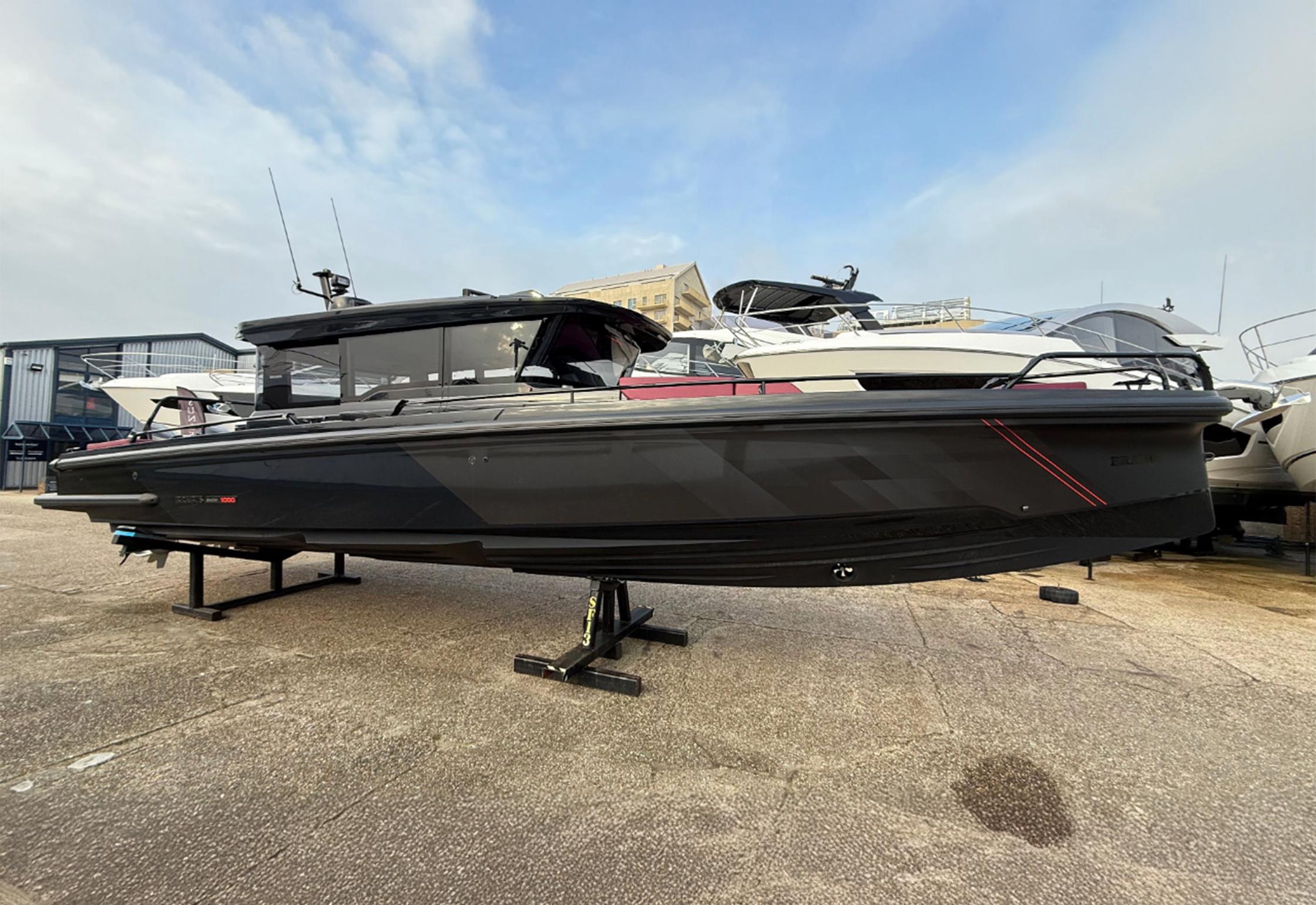 Nuevo 2024 BRABUS Shadow 1000 XC Cross Cabin Black Ops Signature ...