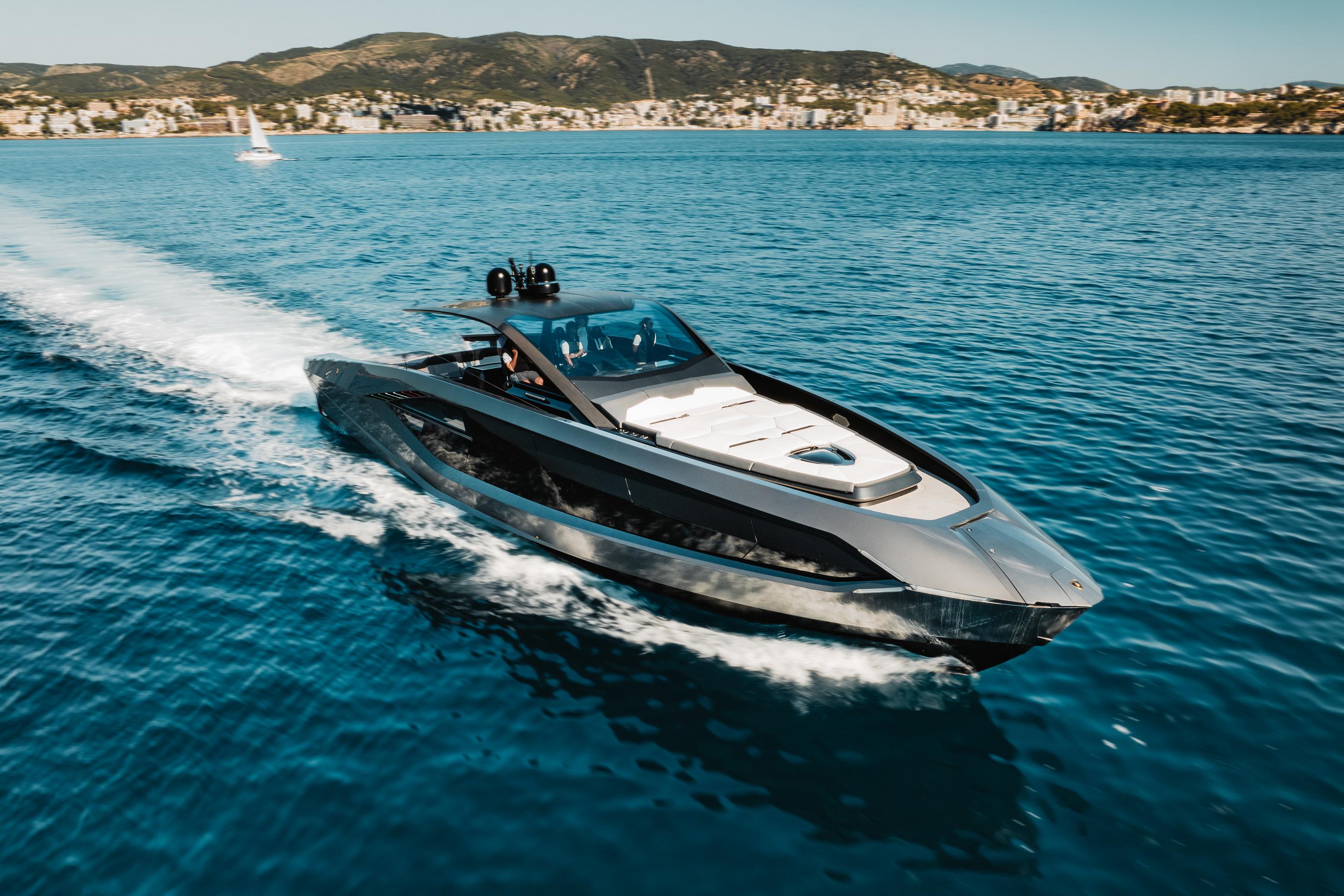 2022 Tecnomar Lamborghini 63 Motorbåtar till salu- YachtWorld