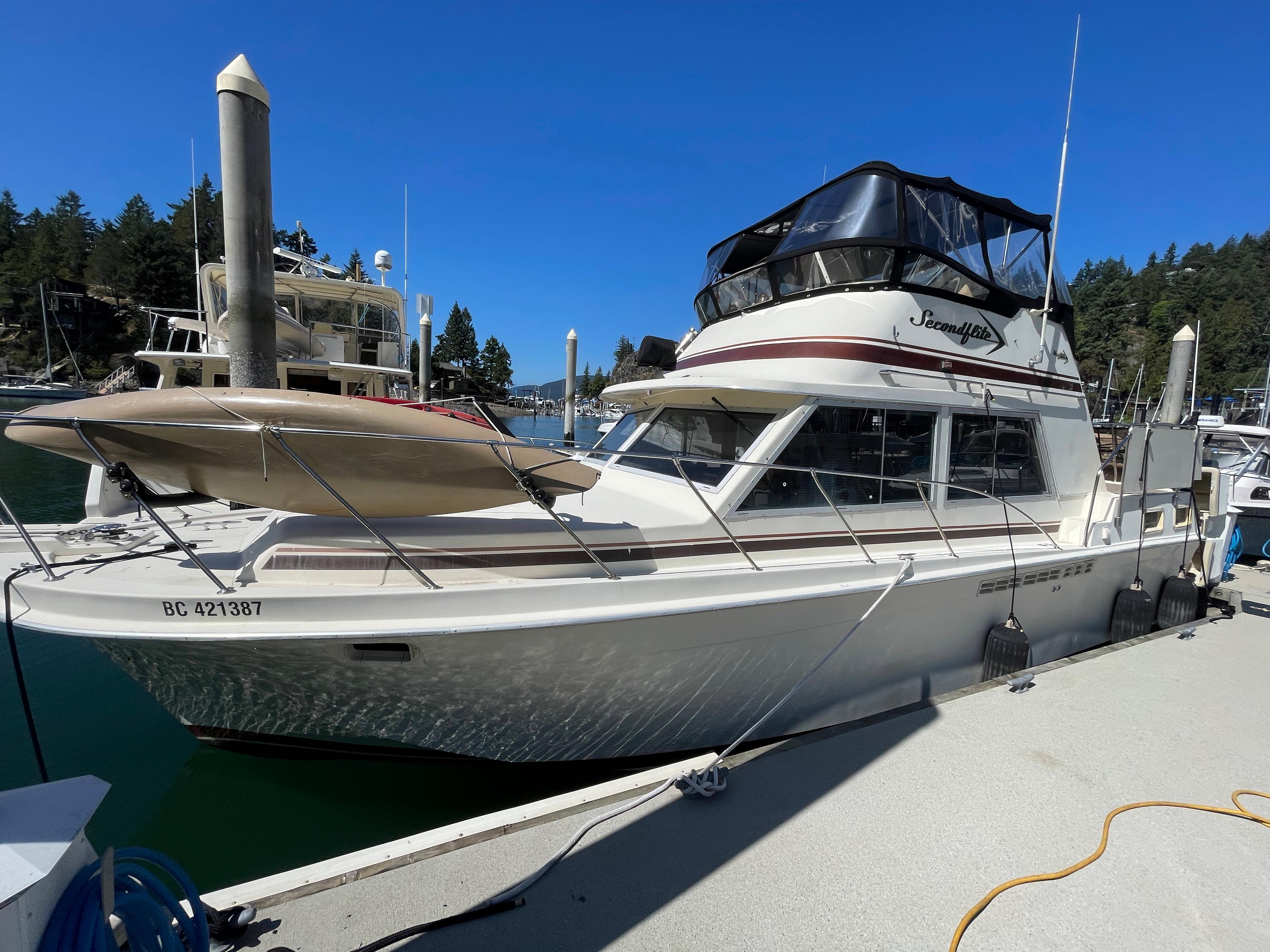 1984 Uniflite 36 MK II Double Cabin Aft Cabin for sale - YachtWorld