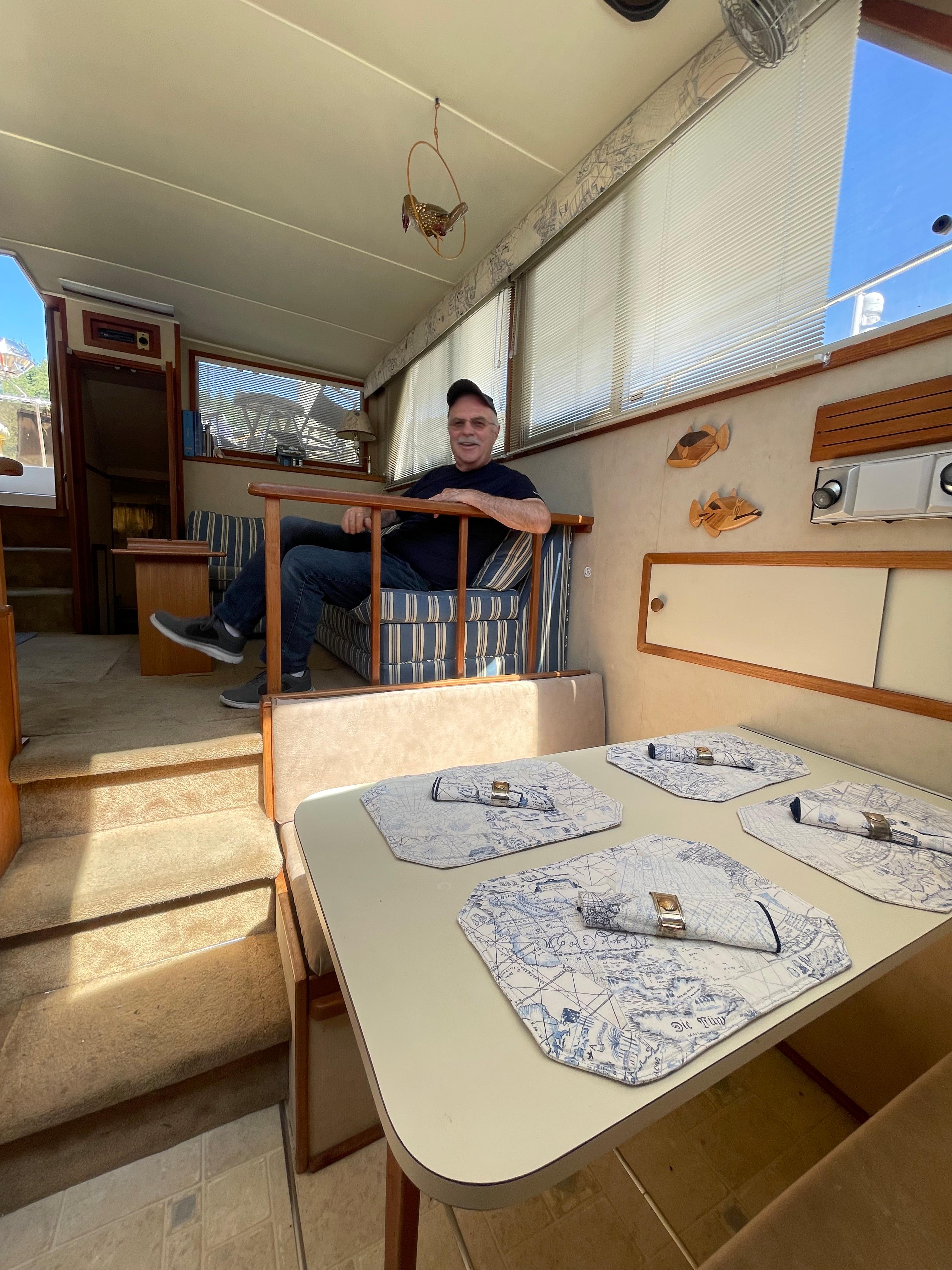 1984 Uniflite 36 MK II Double Cabin Aft Cabin for sale - YachtWorld